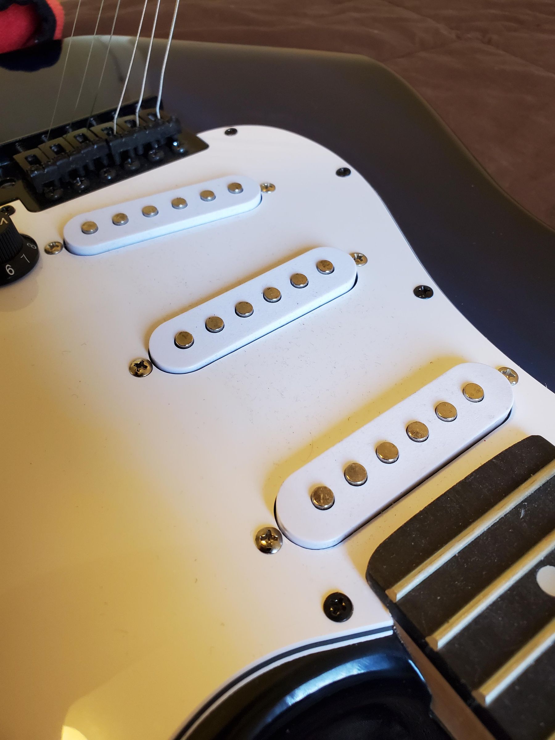 How to Restring Your Guitar : 12 Steps (with Pictures) - Instructables