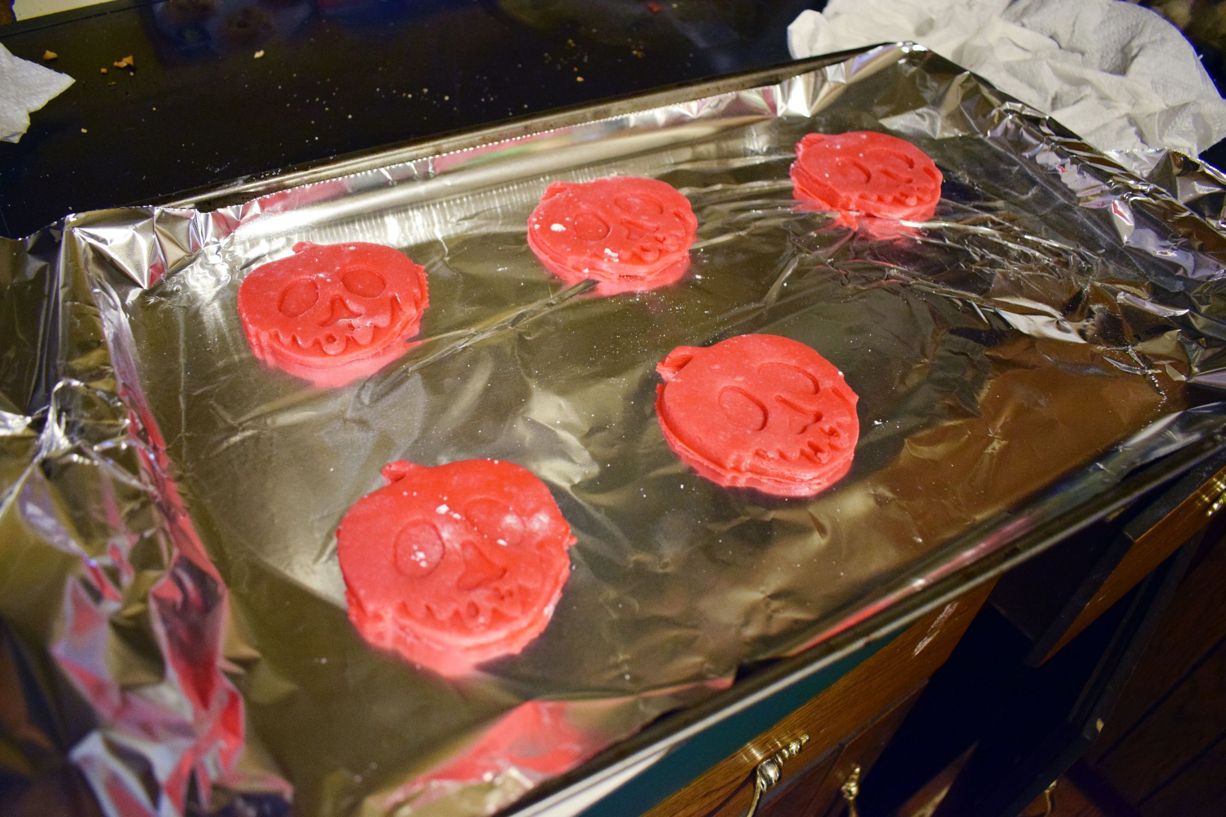 Disney Inspired Poison Apple Cookies : 28 Steps (with Pictures ...