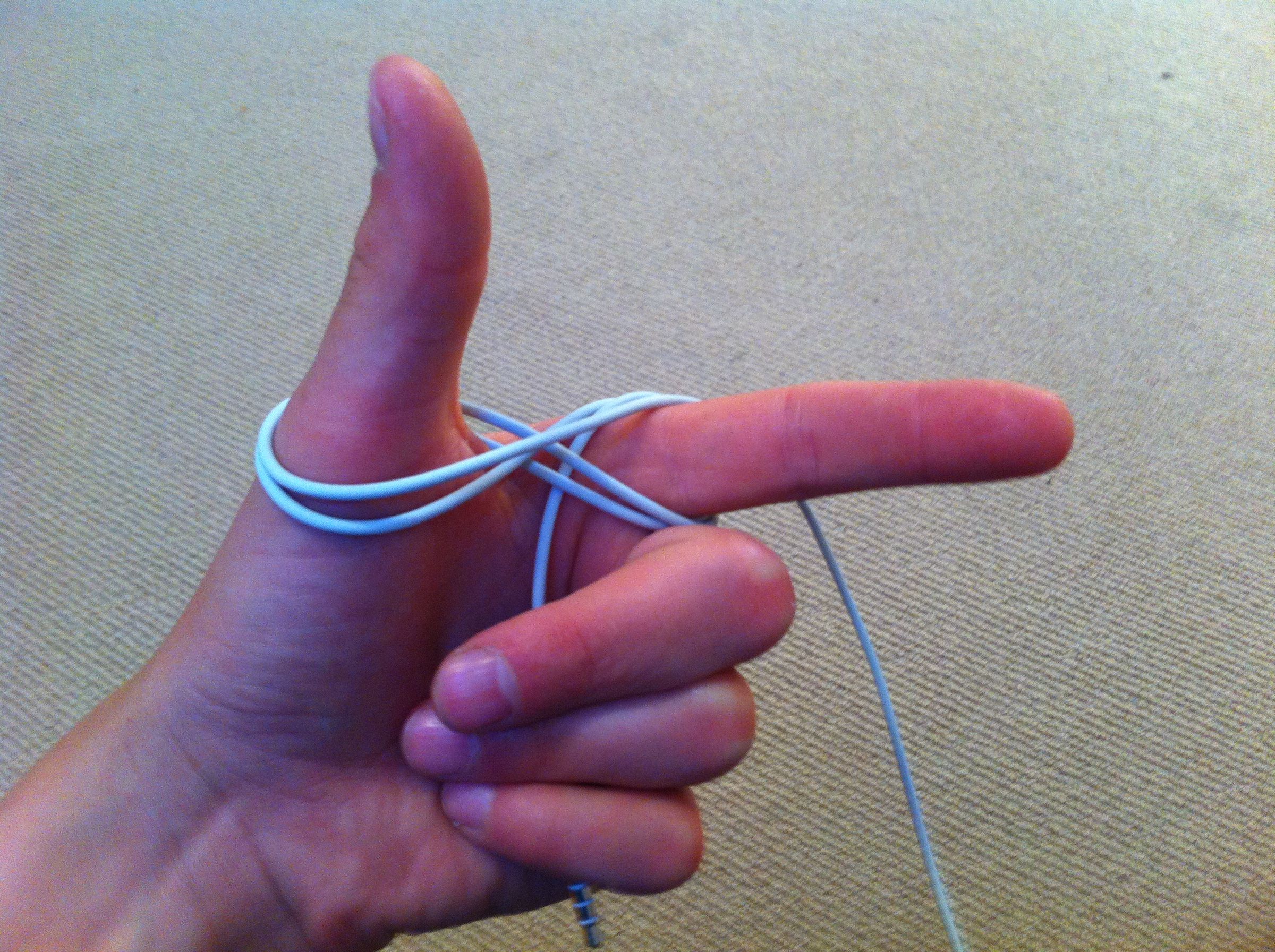 LIFE HACK: Never Tangle Your Earbuds : 3 Steps - Instructables