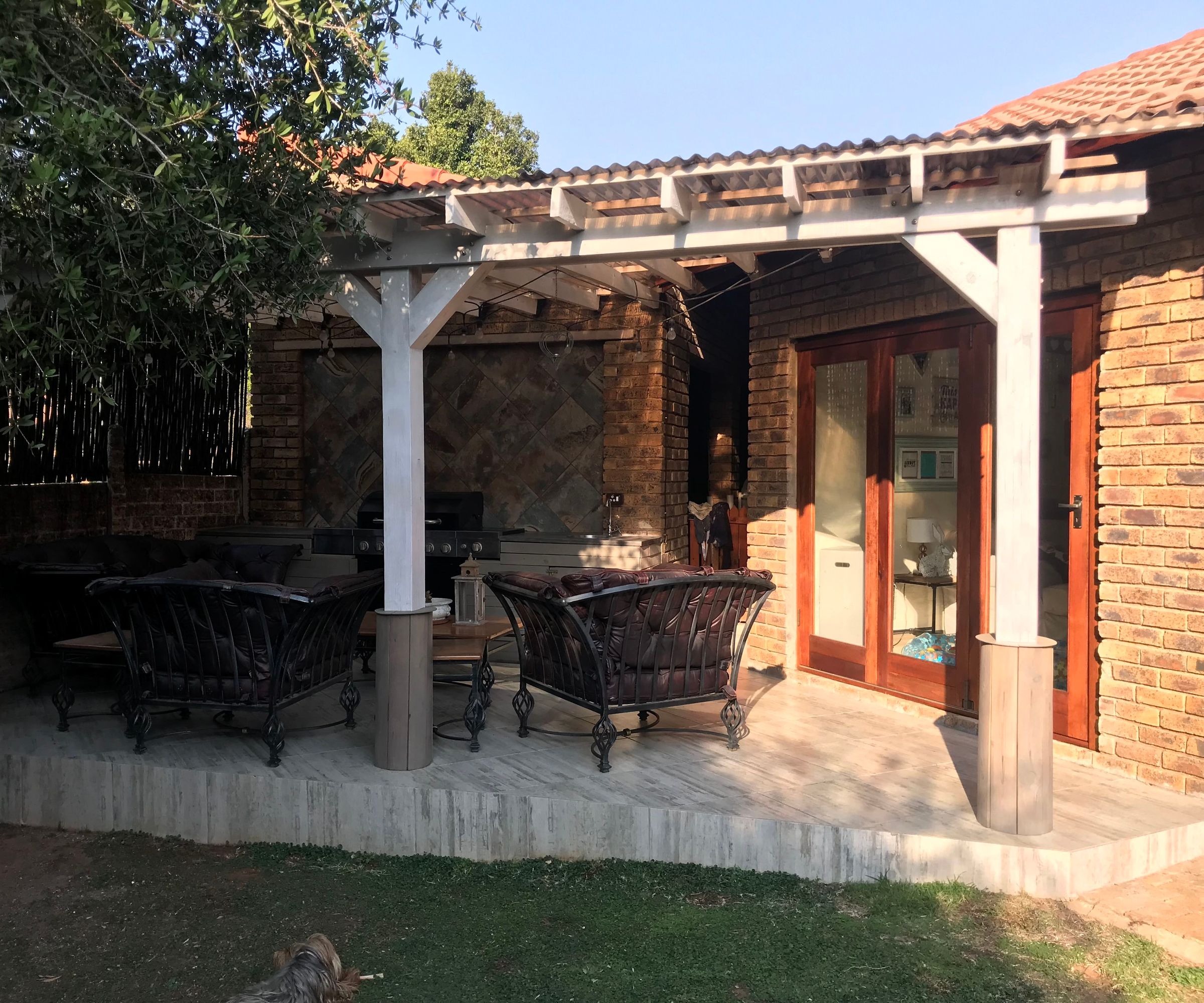 Modern Outdoor Braai Area Designs - Design Talk