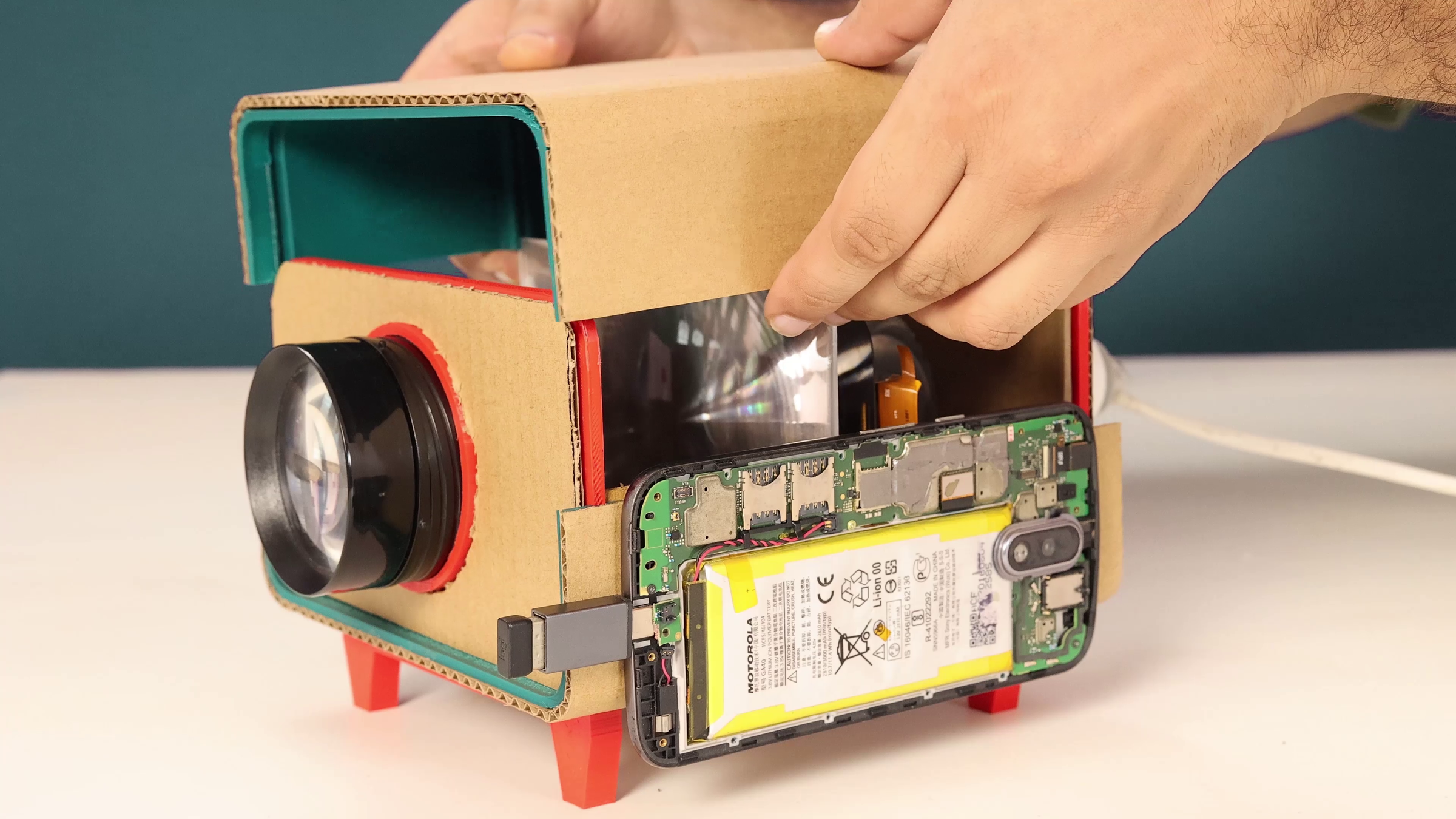 Projector Using Old Smartphones : 10 Steps (with Pictures) - Instructables