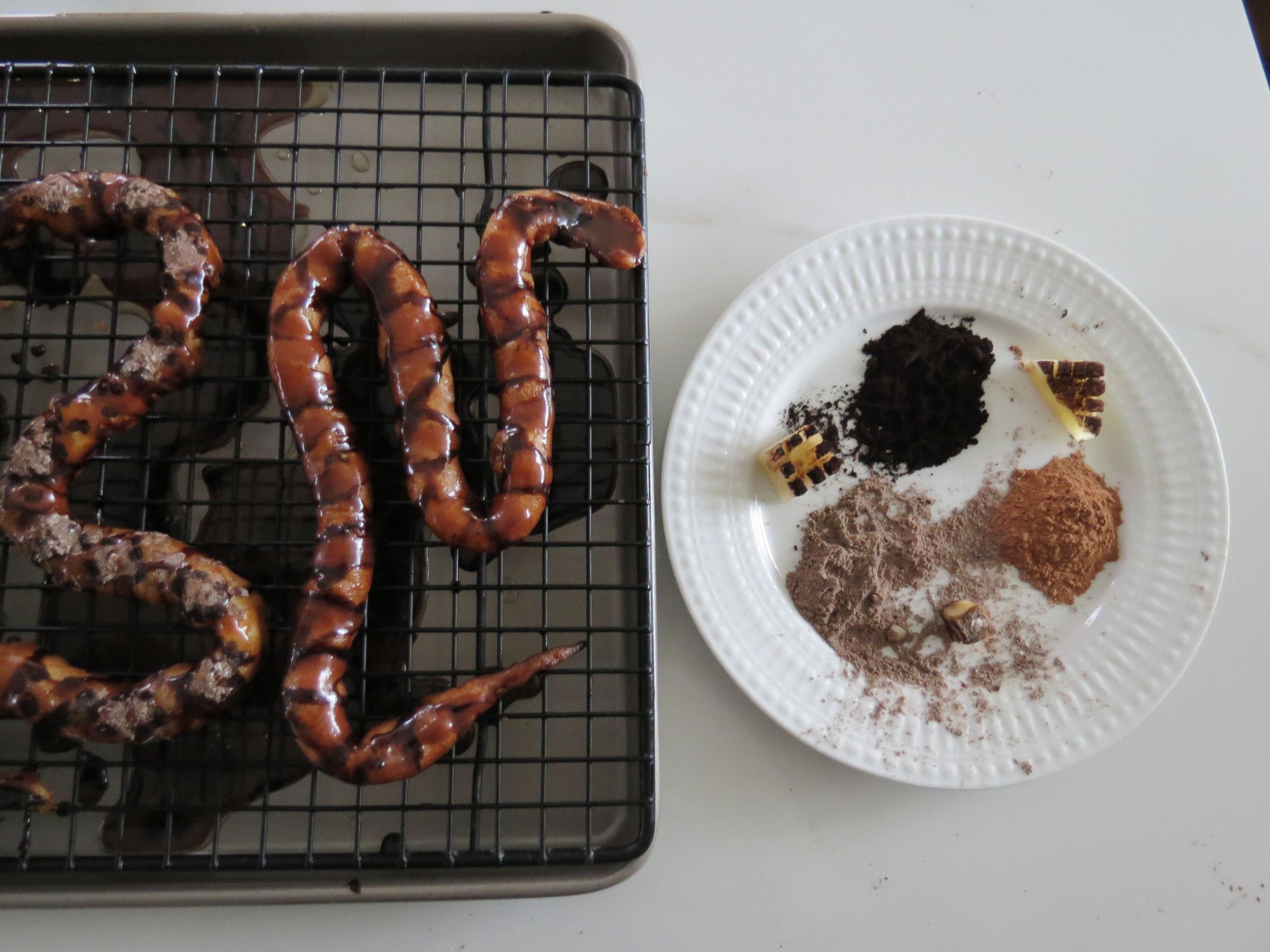 Chocolate Glazed SNAKE CHURROS : 8 Steps (with Pictures) - Instructables