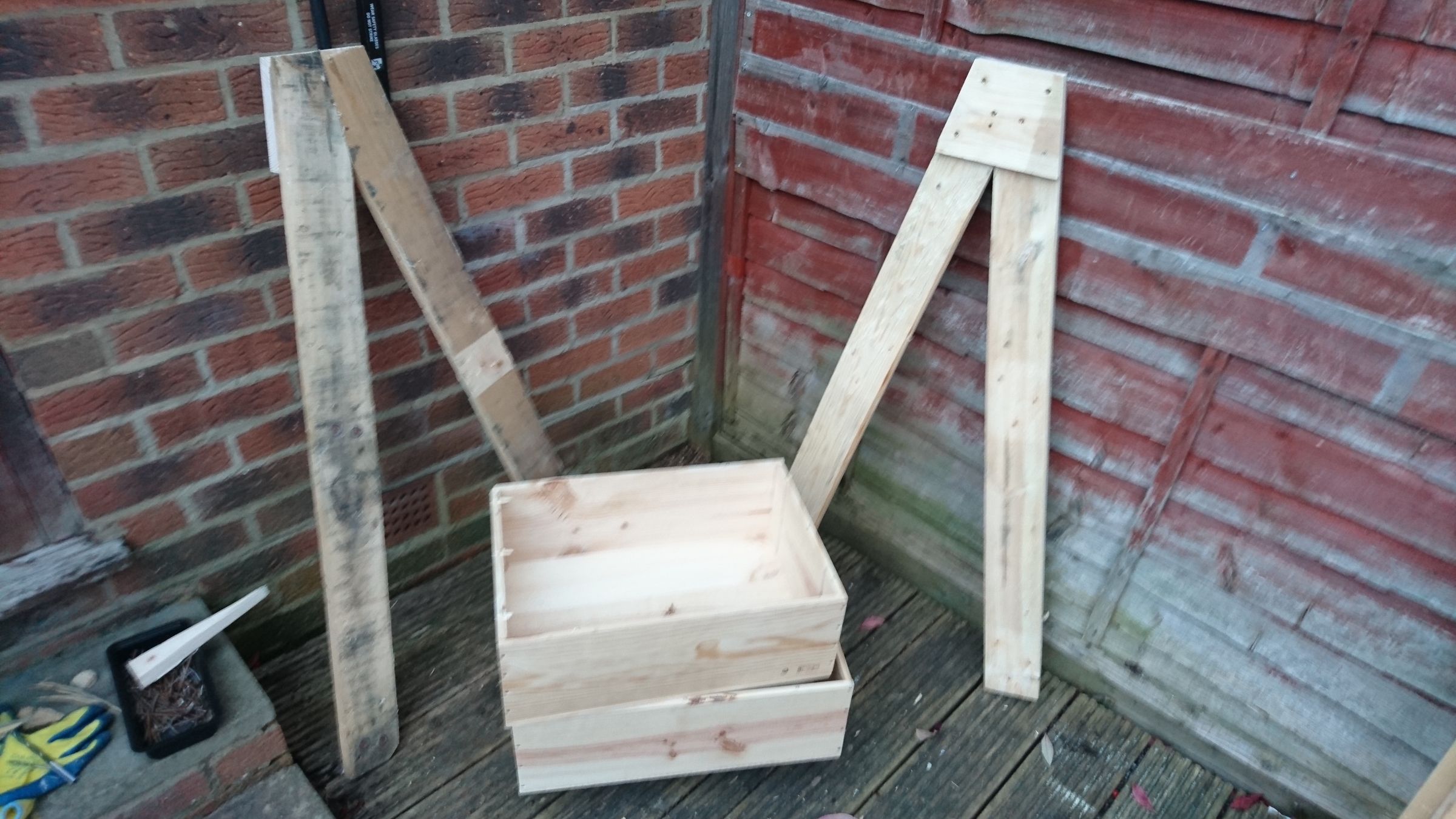 Staggered Pallet Planter : 8 Steps (with Pictures) - Instructables