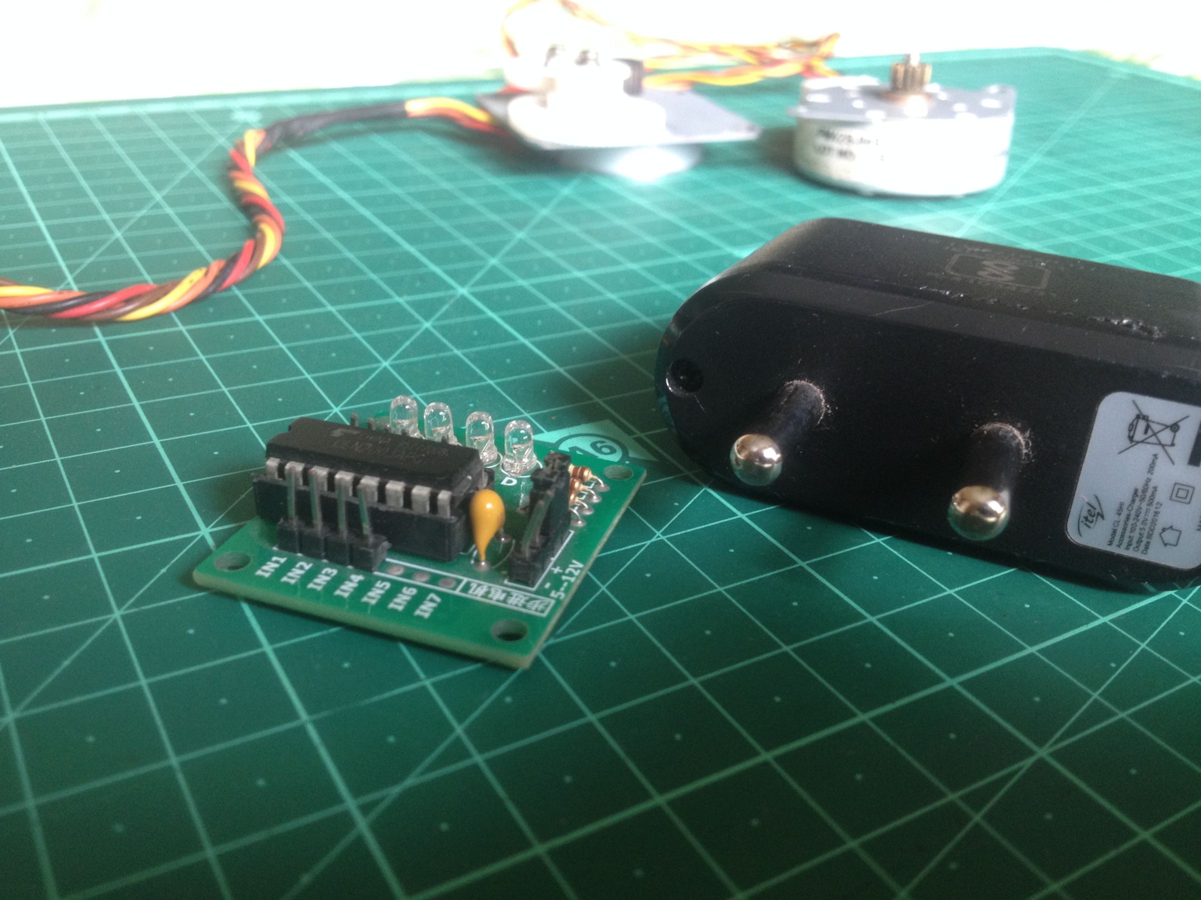 Stepper Motor Controlled Stepper Motor Without Microcontroller! : 6 Steps - Instructables