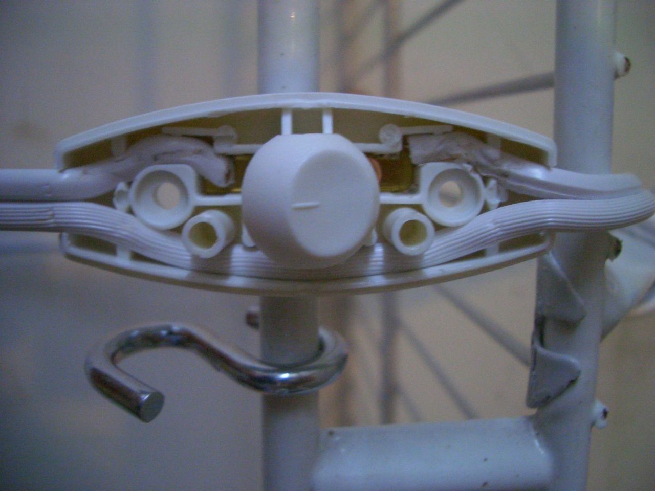 Custom Mounted Halogen Workbench Lights : 5 Steps - Instructables