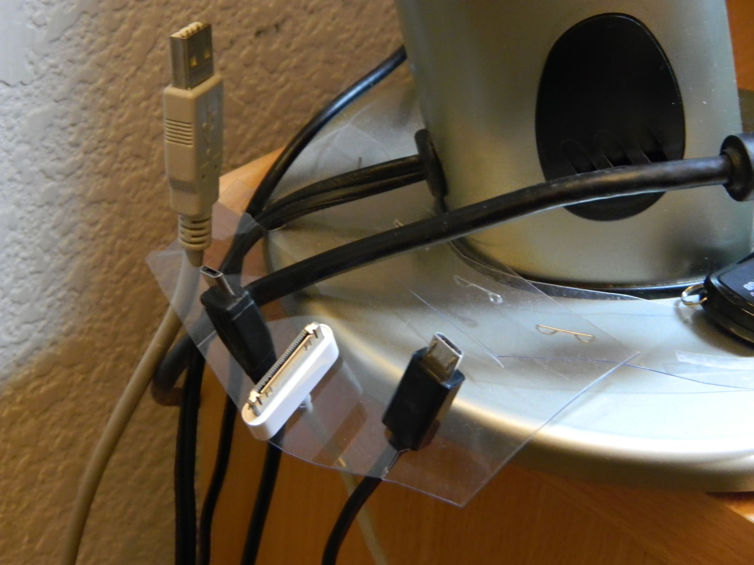 Desk + Outlet Organizer : 4 Steps - Instructables