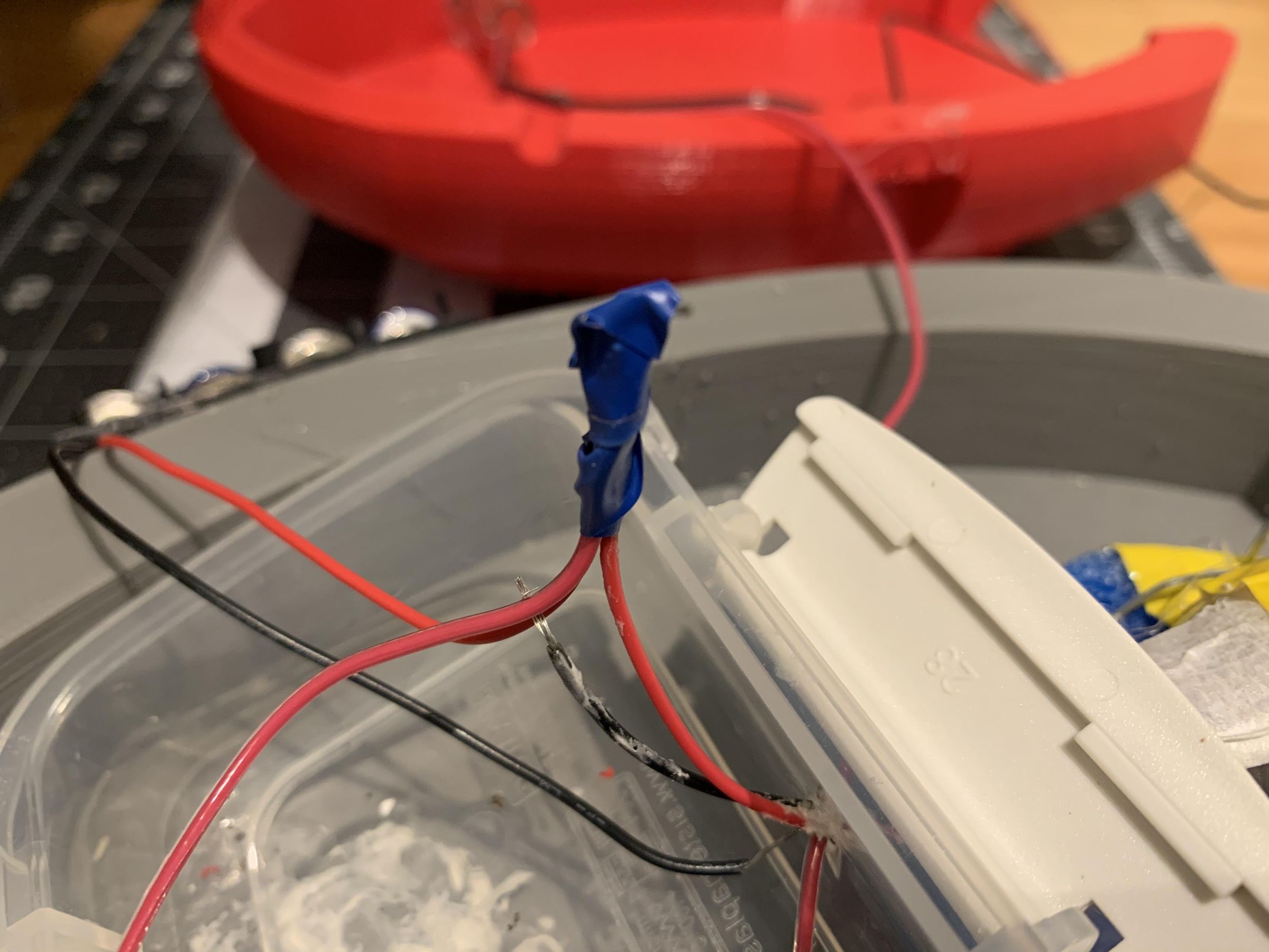 Create an Angler Fish Robot That Cruises and Lights Up! : 9 Steps (with ...