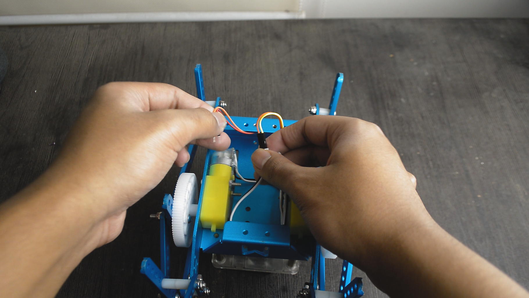 DIY Arduino Bluetooth Controlled Robot! : 5 Steps - Instructables DIY Arduino Bluetooth Controlled Robot! : 5 Steps - Instructables