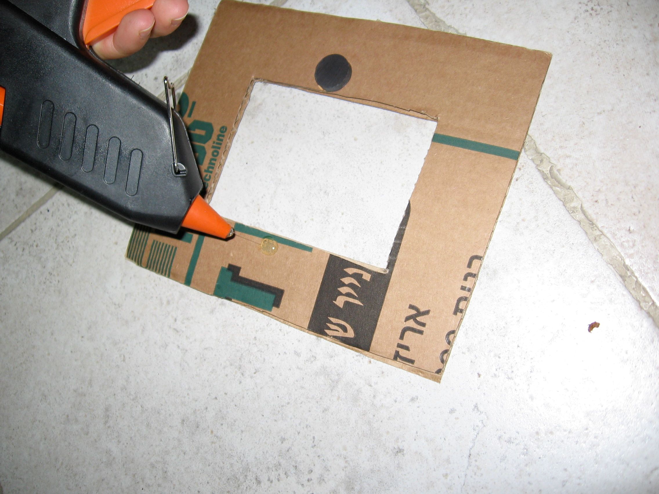 Picture Frame Fridge Magnet : 3 Steps - Instructables