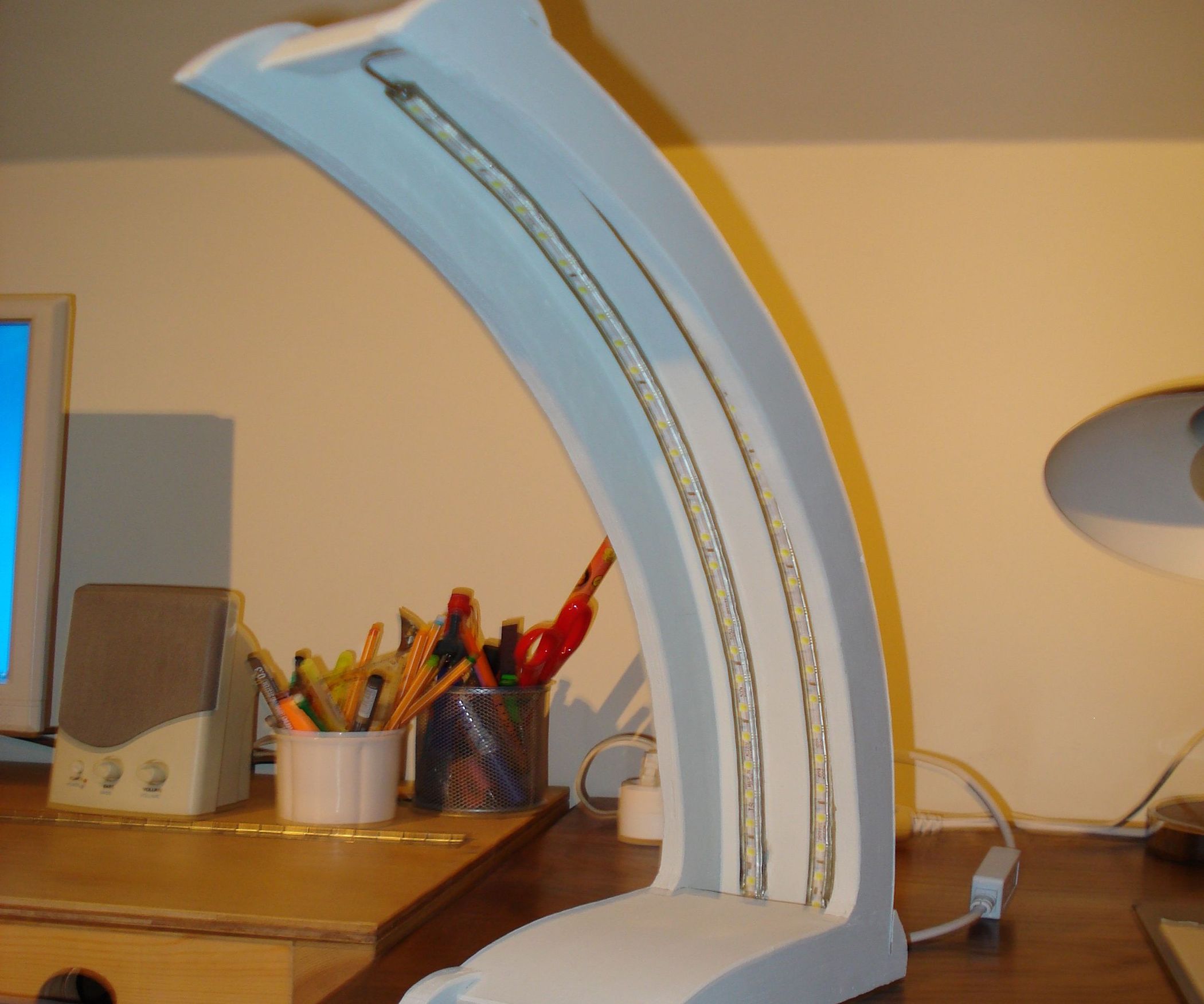 Led Desk Lamp : 4 Steps - Instructables