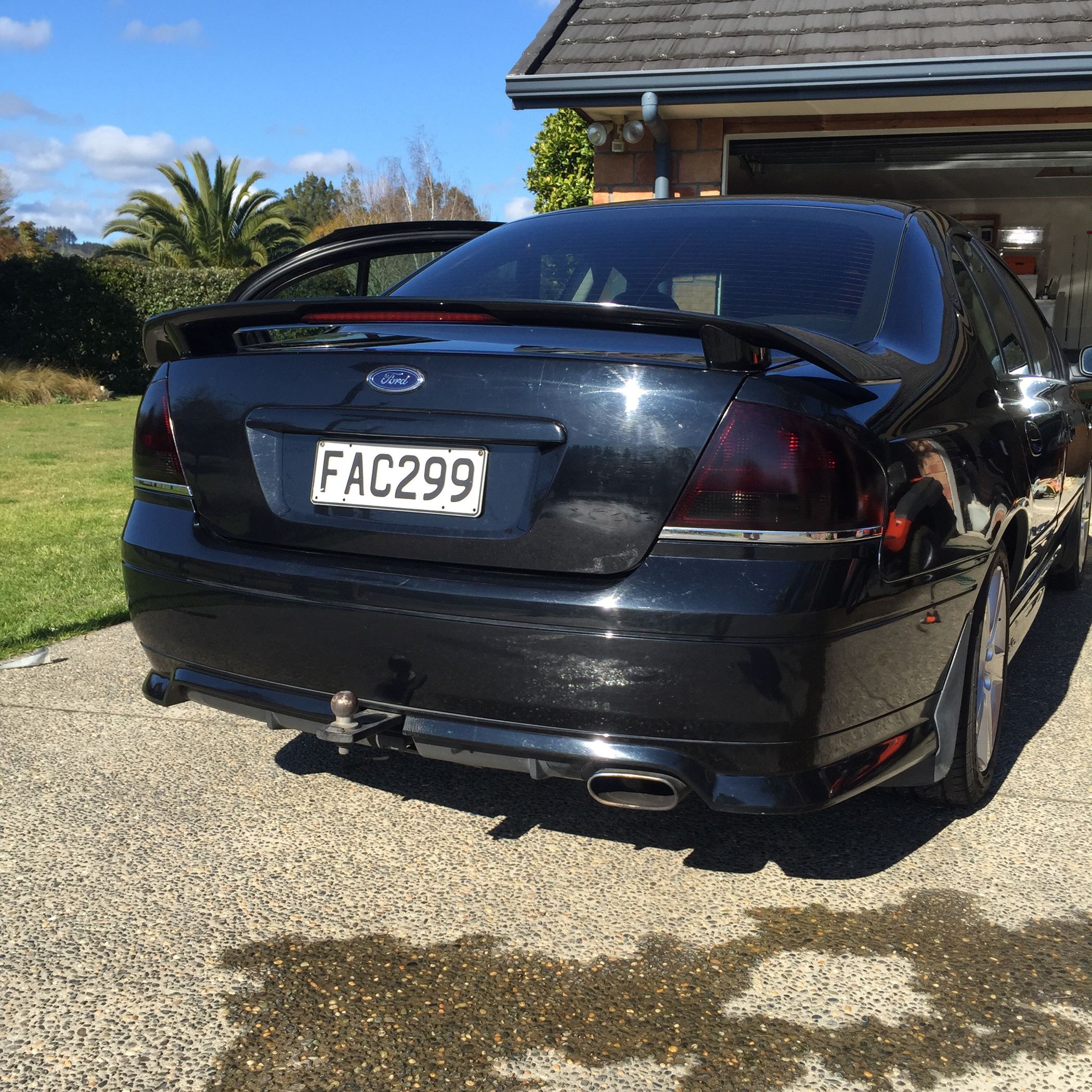 Tinting Tail Lights Ford Falcon Xr6 : 4 Steps (with Pictures ...