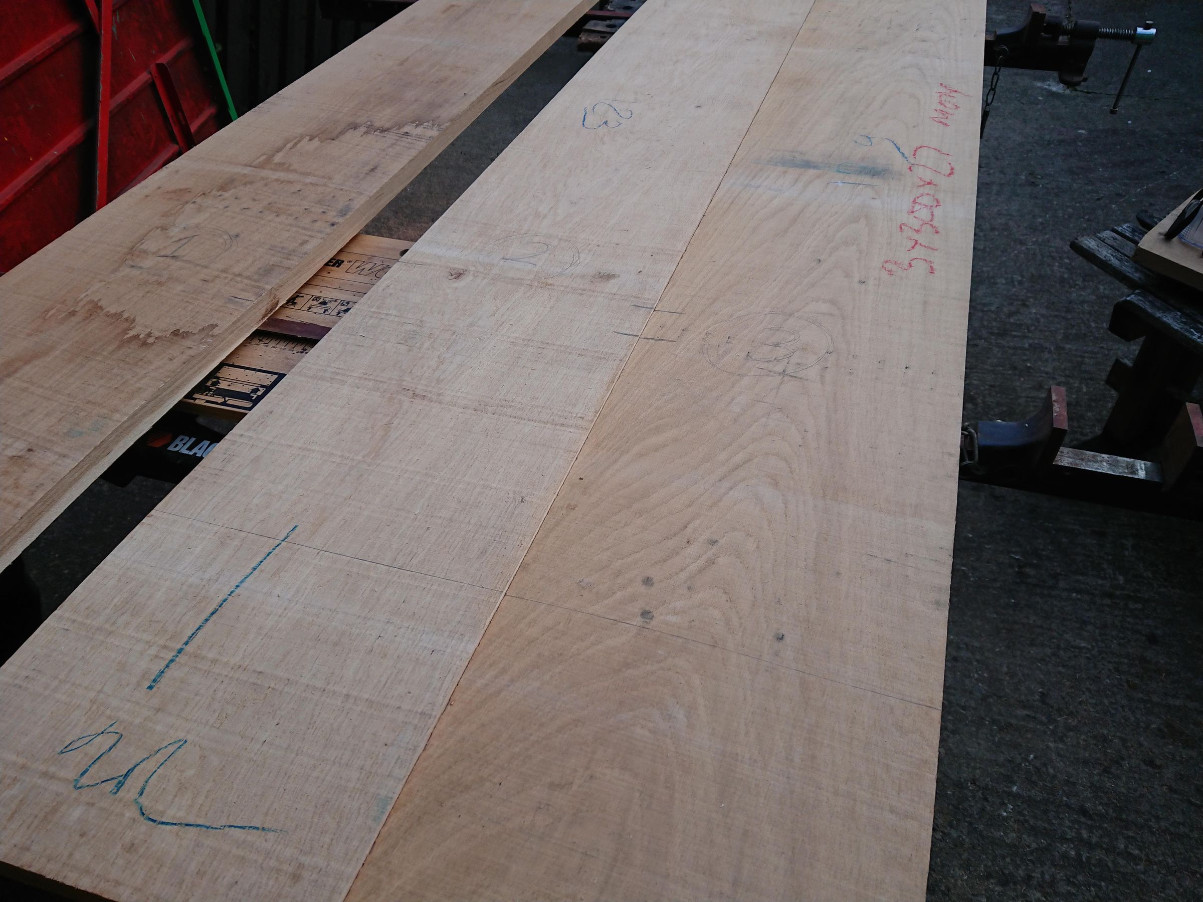 The "Work From Home" Solid Oak & Pine Kitchen Table : 11 Steps (with ...