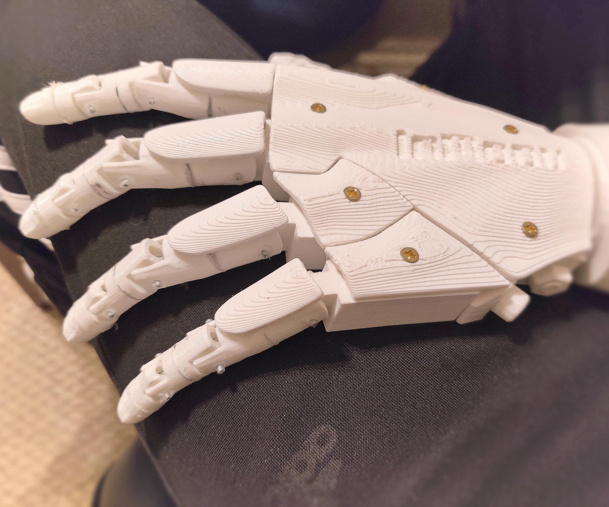 How to Perform Multiple Gestures With an EMG Prosthetic Hand : 5 Steps - Instructables