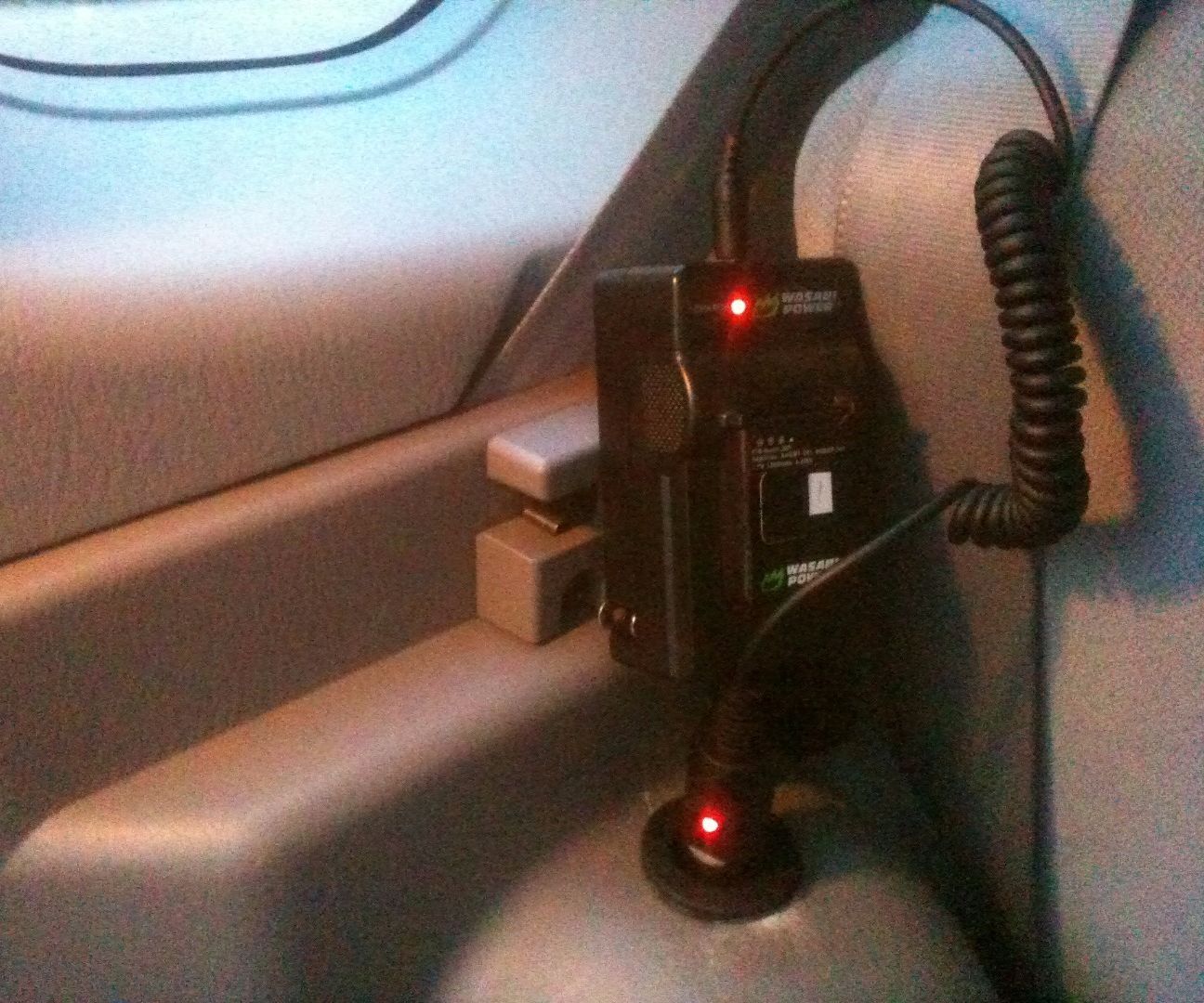 Trunk 12V Socket/plug for a Car : 5 Steps - Instructables