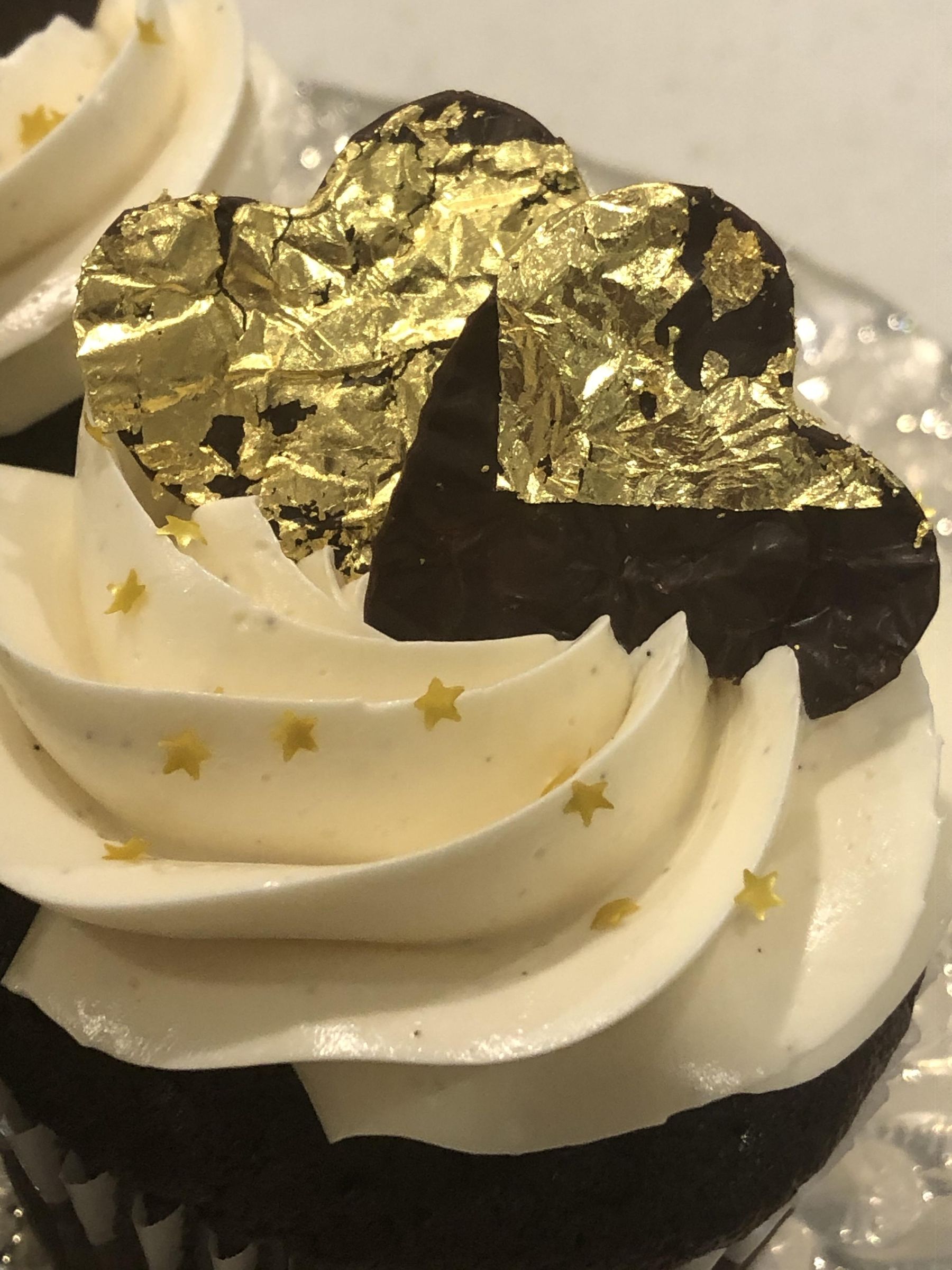 Metallic Chocolate Decorations Using Tinfoil & Gold Leaf : 4 Steps ...