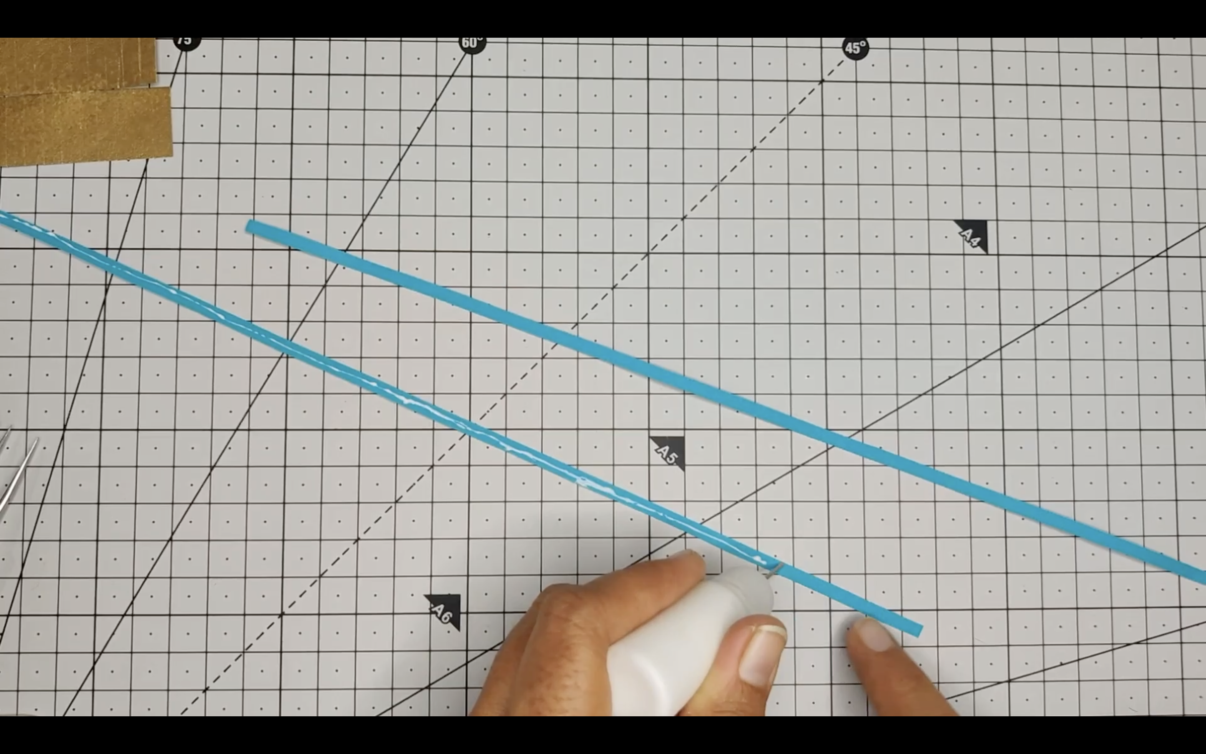 Paper Quilled Ornamental Dangler DIY : 13 Steps (with Pictures ...