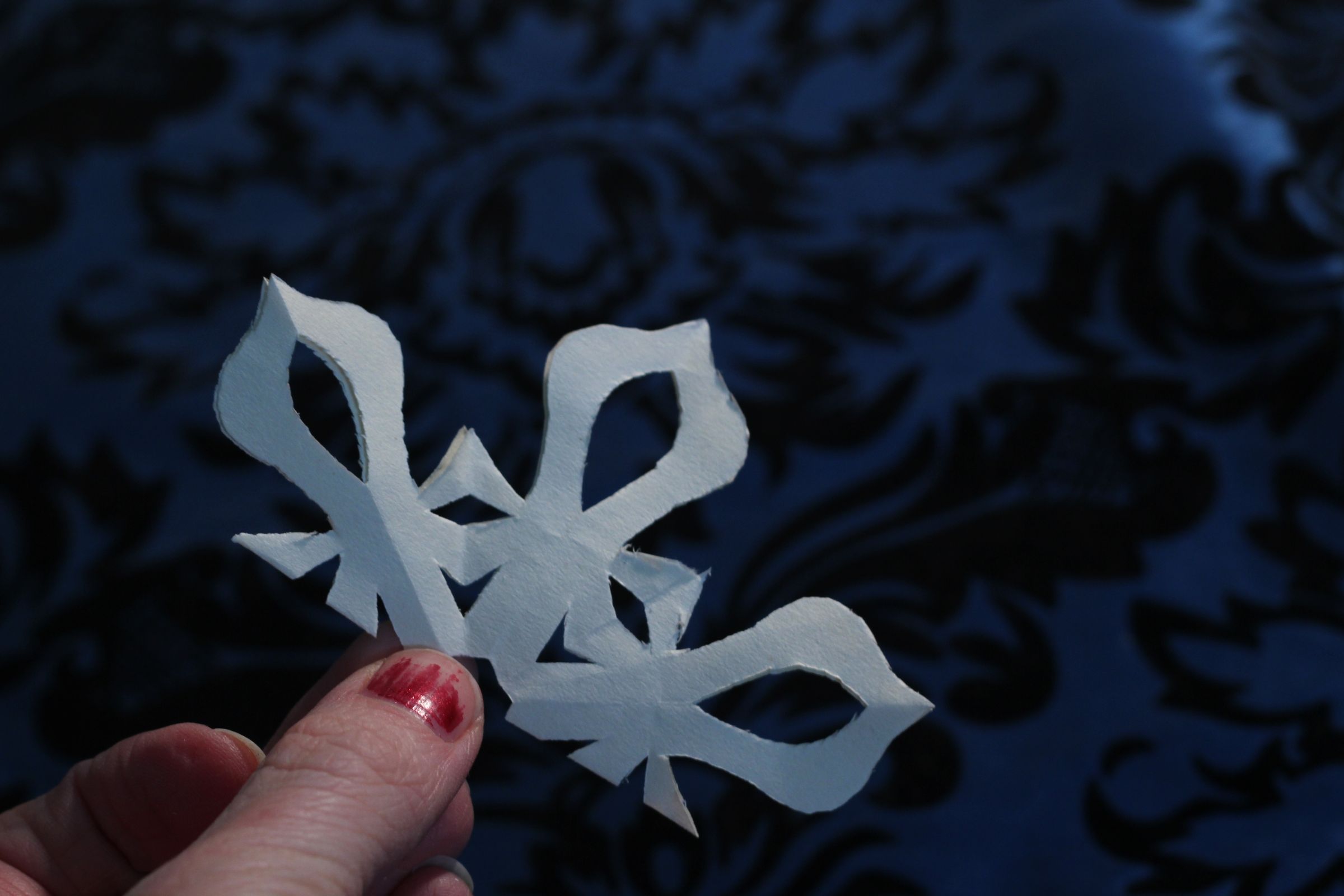 How To: Six Point Paper Snowflake : 6 Steps (with Pictures) - Instructables