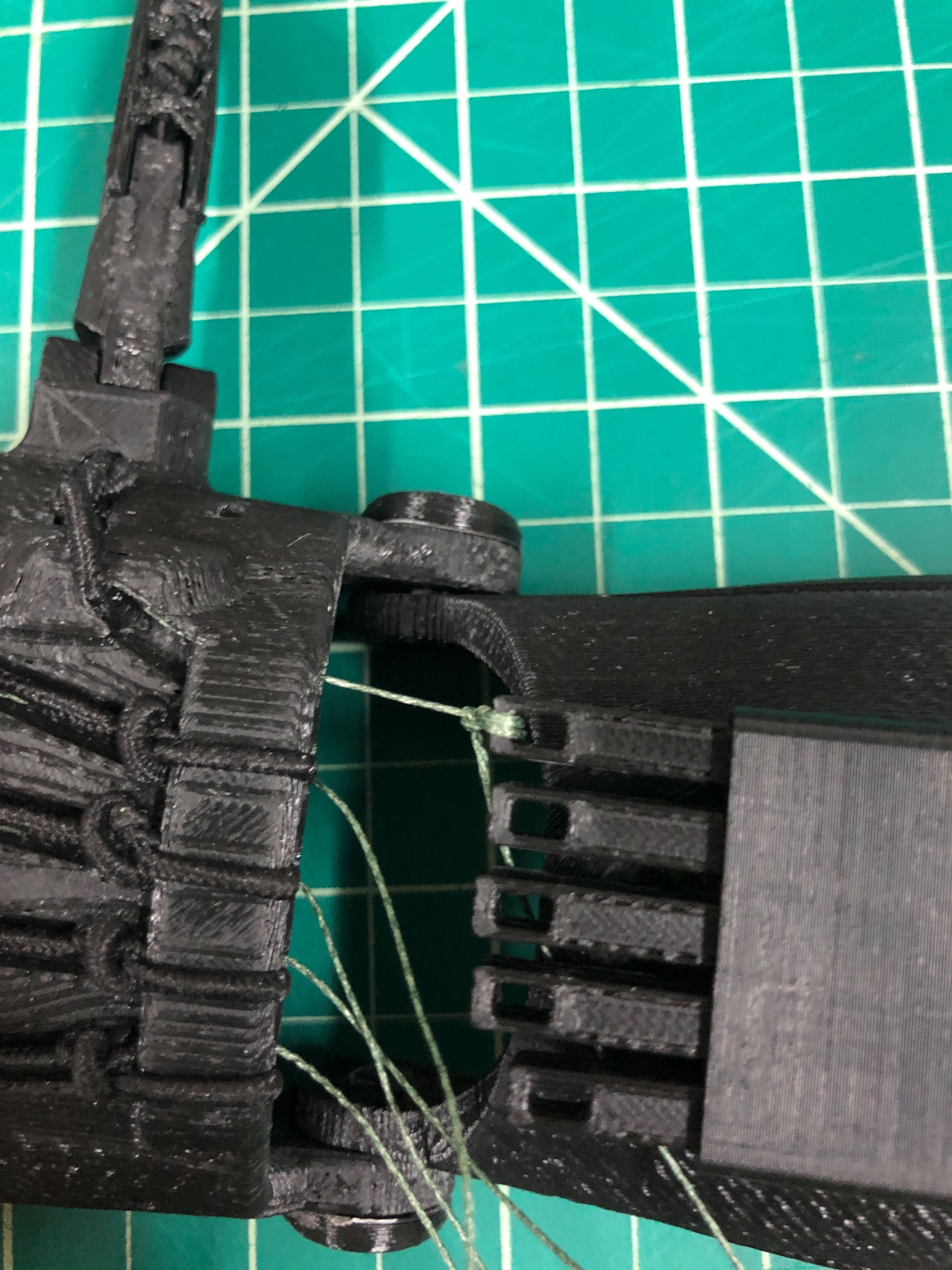 Raptor Reloaded Hand : 11 Steps - Instructables