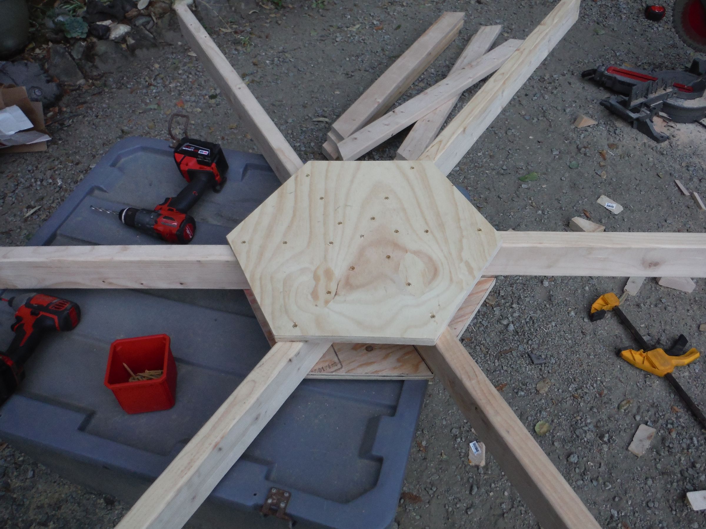 How to Build a Hexagonal Picnic Table : 18 Steps (with Pictures) - Instructables