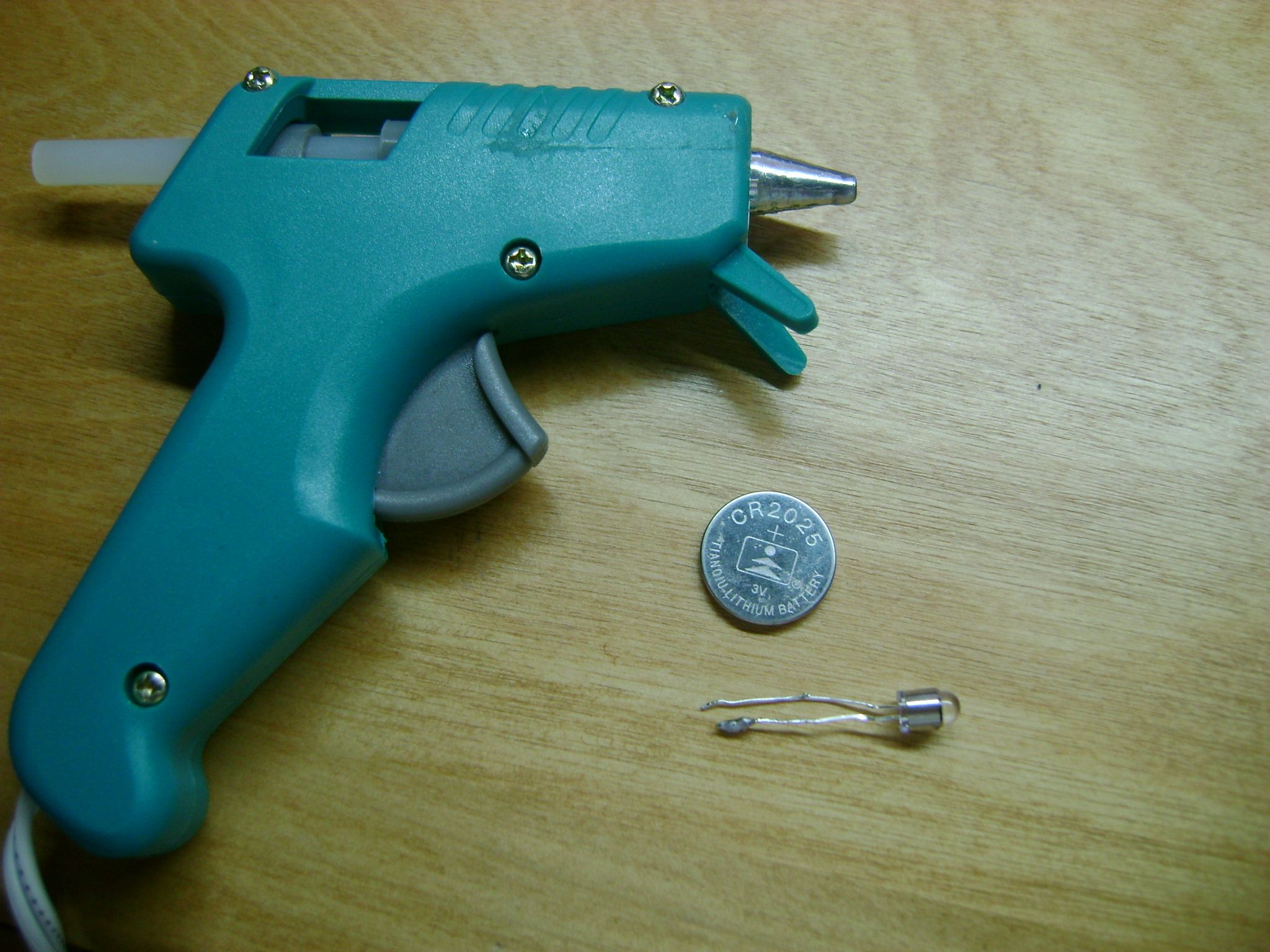 Super Easy LED Flashlight - Instructables