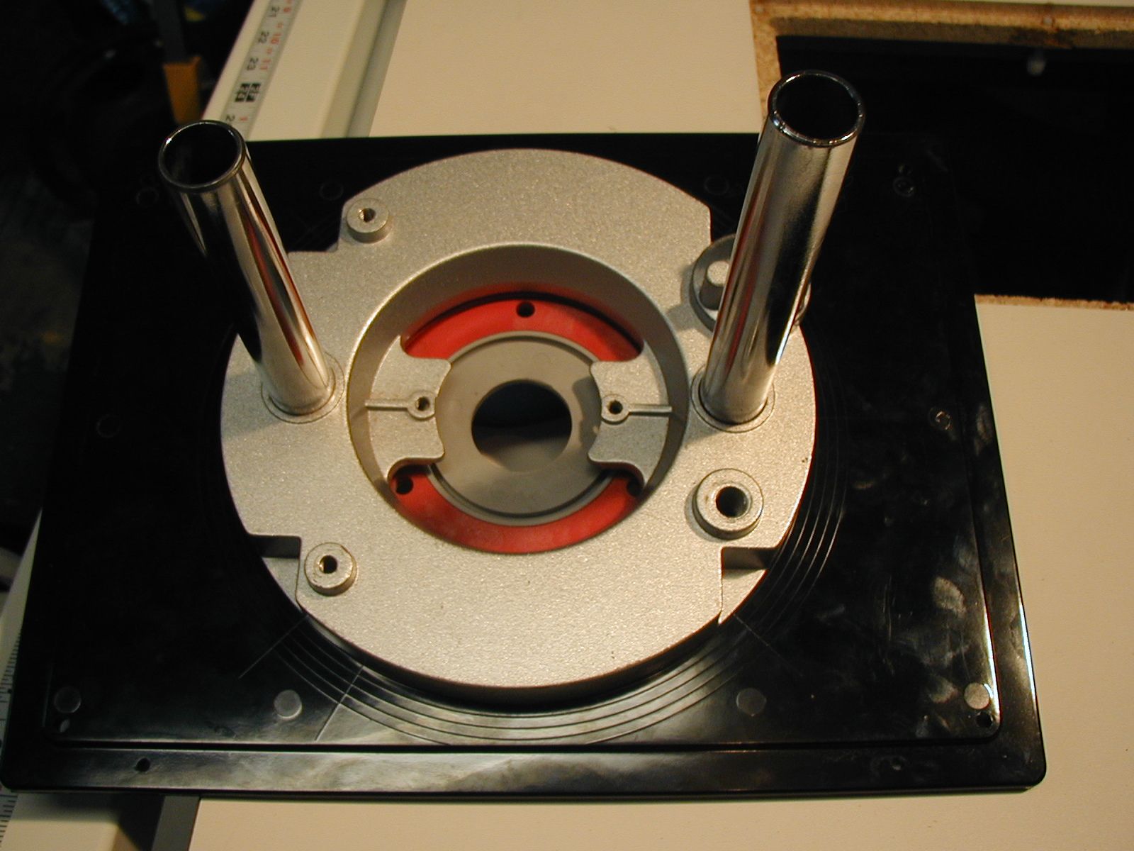 Ultra-cheap Router Lift : 6 Steps (with Pictures) - Instructables