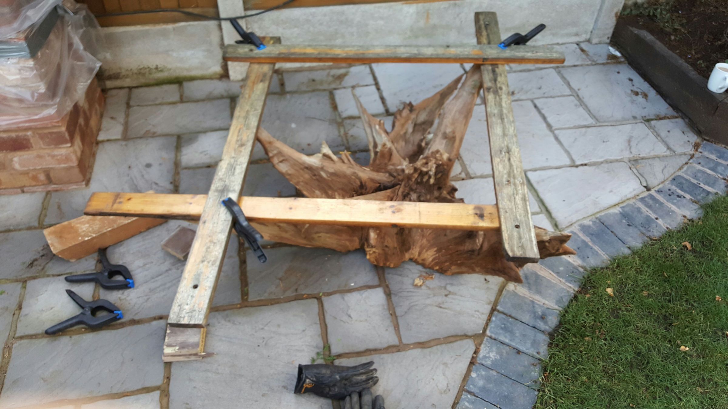 Tree Root Table With Custom Glass Top and Underlight : 10 Steps (with ...