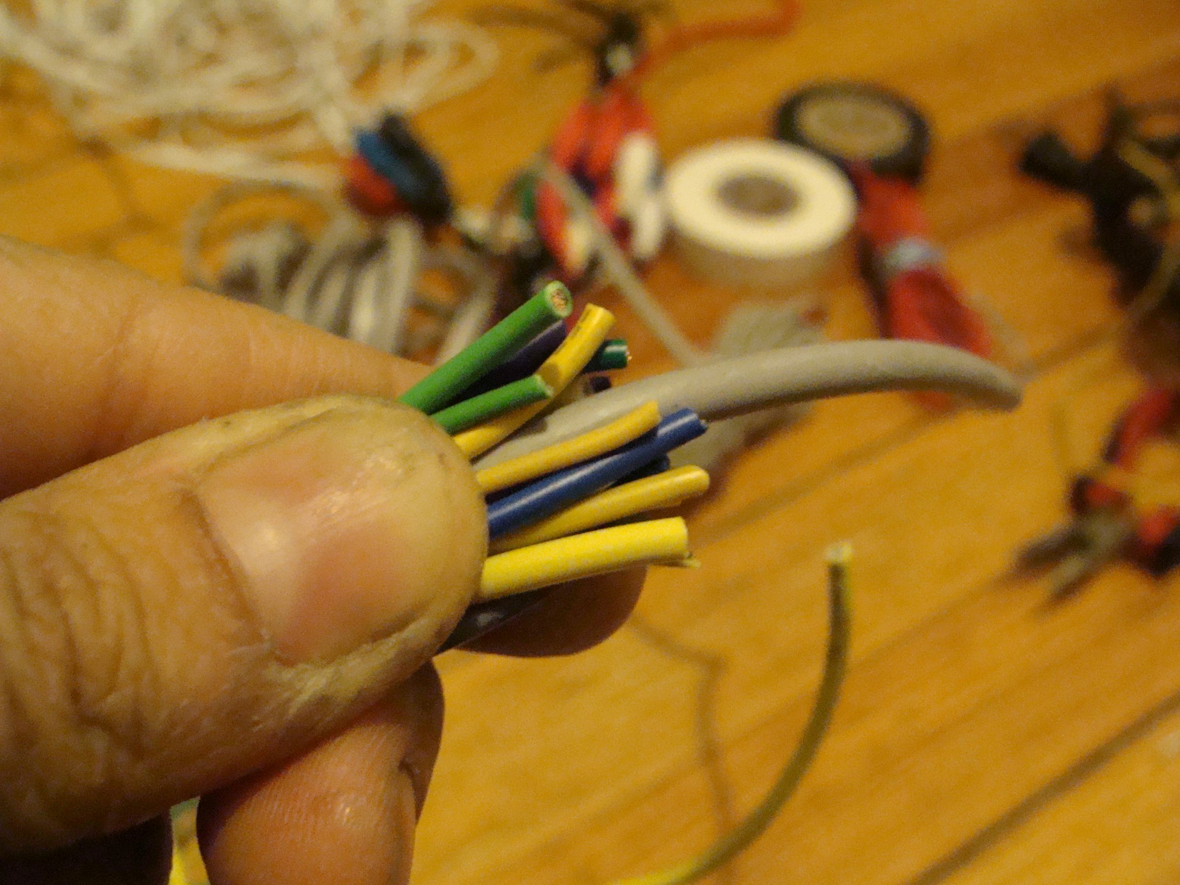 Elle, E-Waste Jewelry (with Pictures) - Instructables