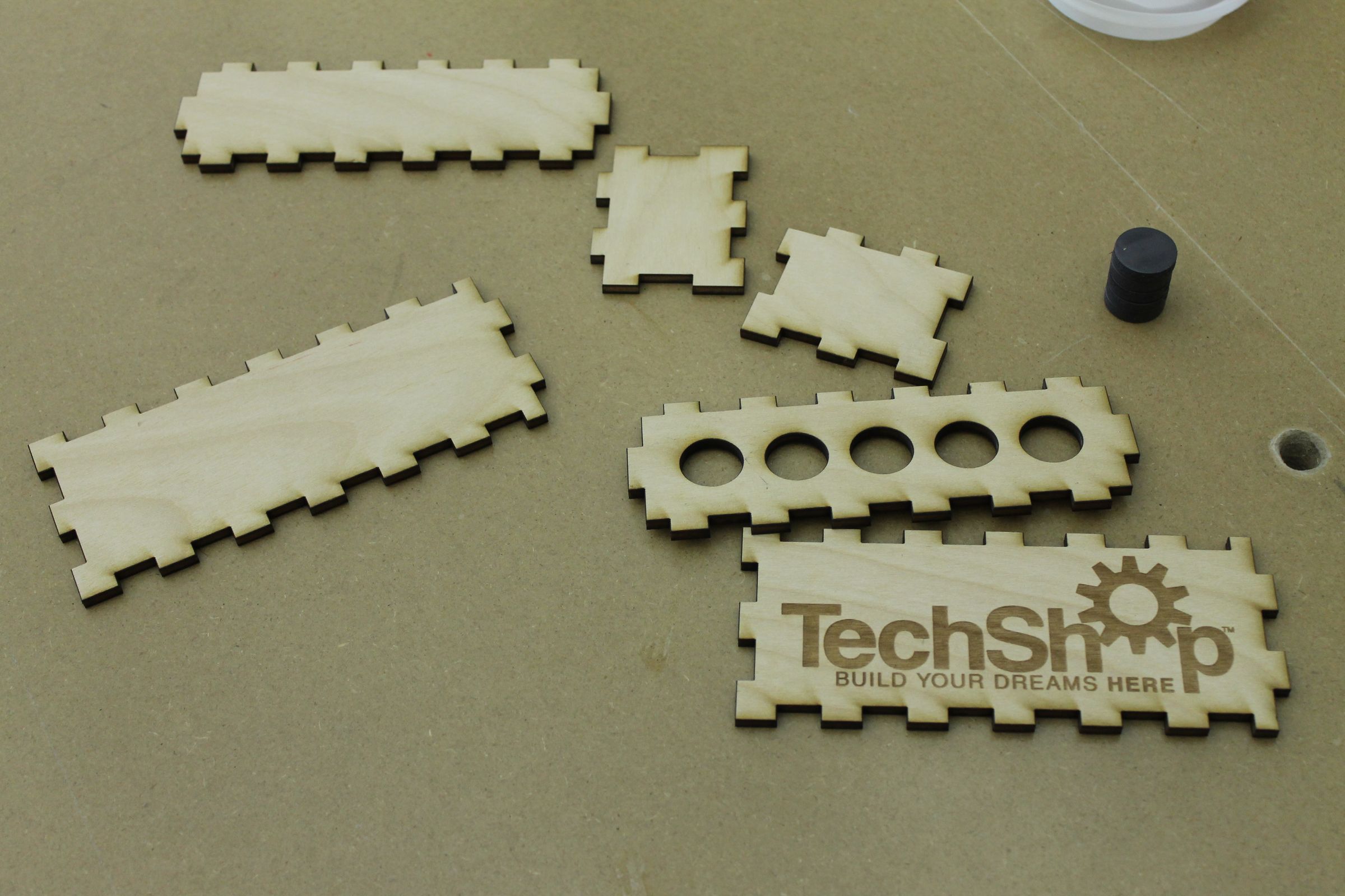 The Quick & Easy Marker Holder : 5 Steps - Instructables