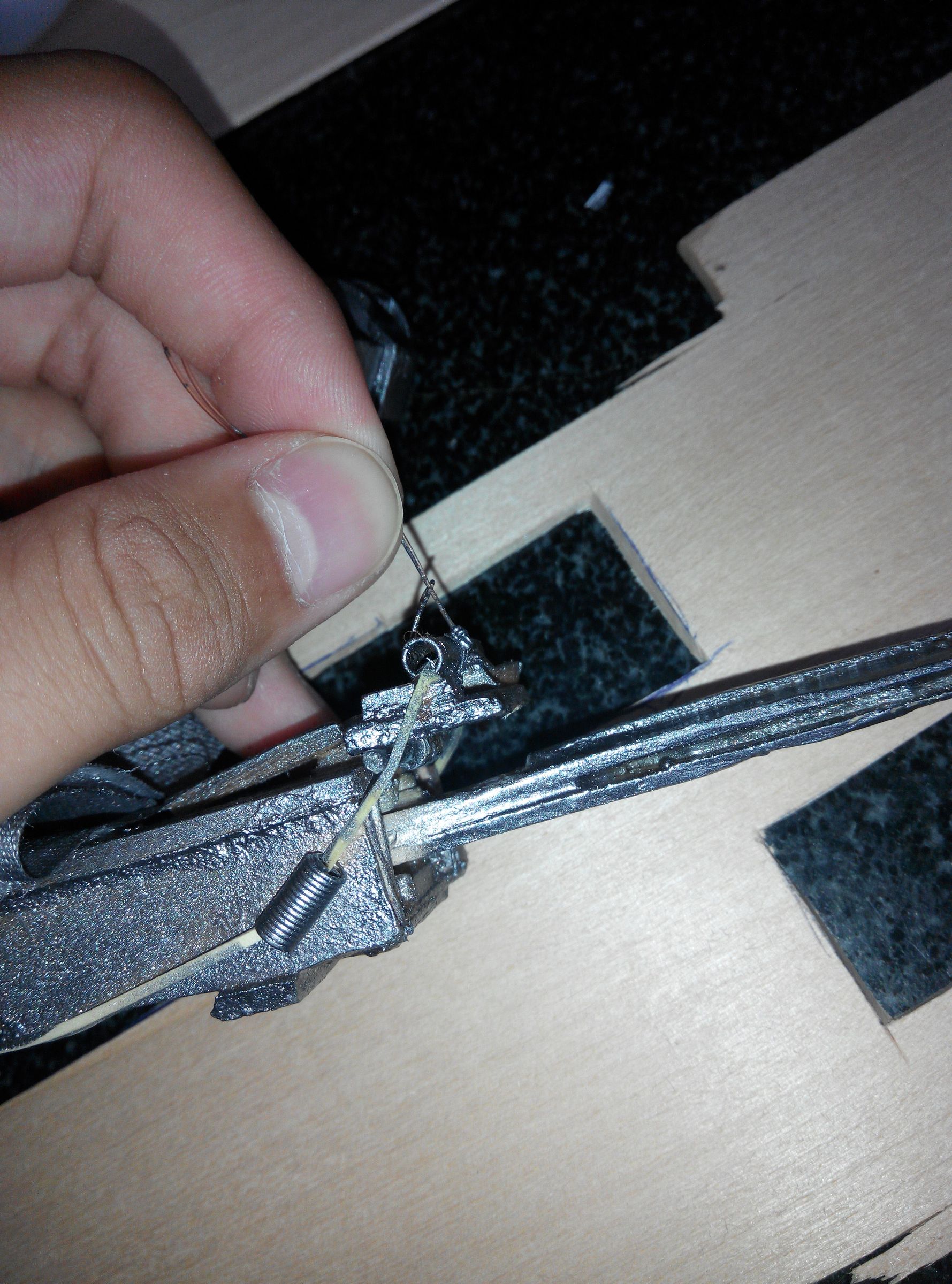 Assassin's Creed Altair's Hidden Blade : 8 Steps - Instructables