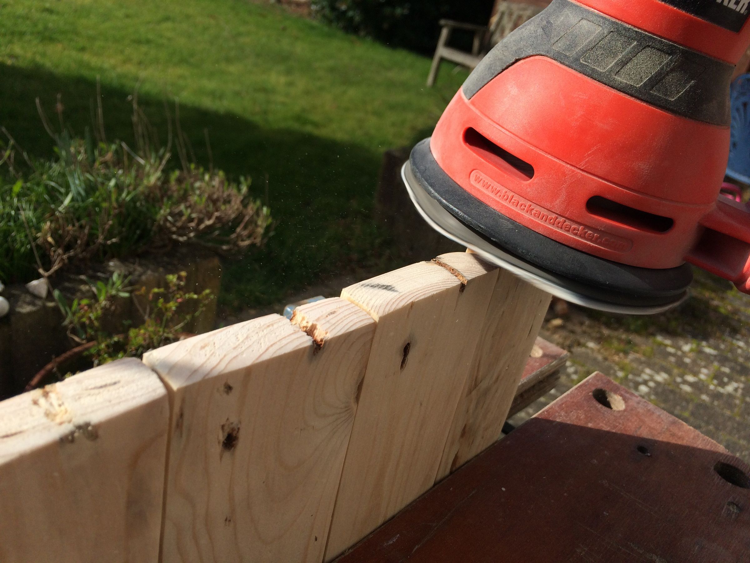 Pallet Wood Laptop Riser : 11 Steps (with Pictures) - Instructables