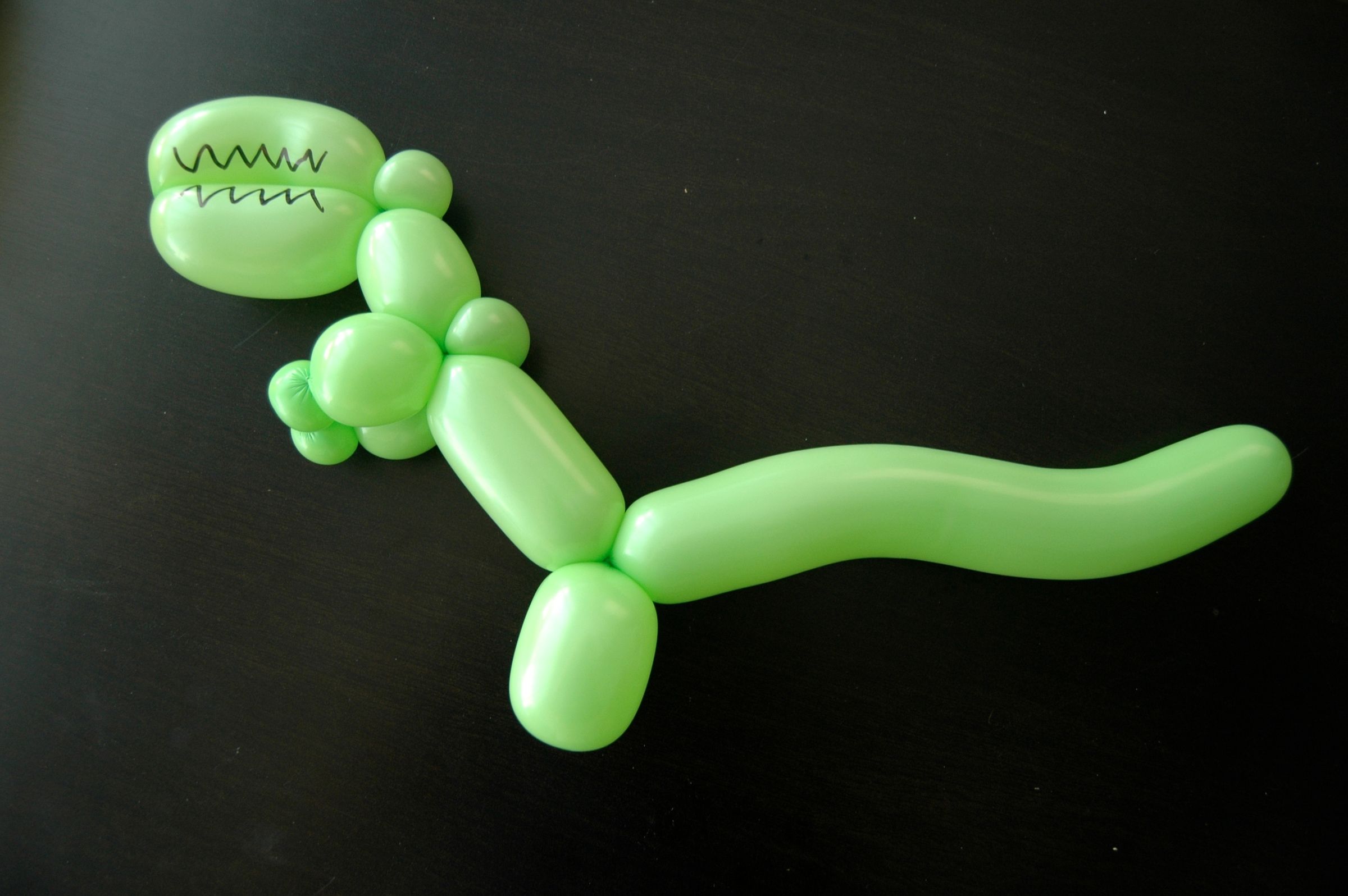 How to Balloon Twist : 19 Steps (with Pictures) - Instructables