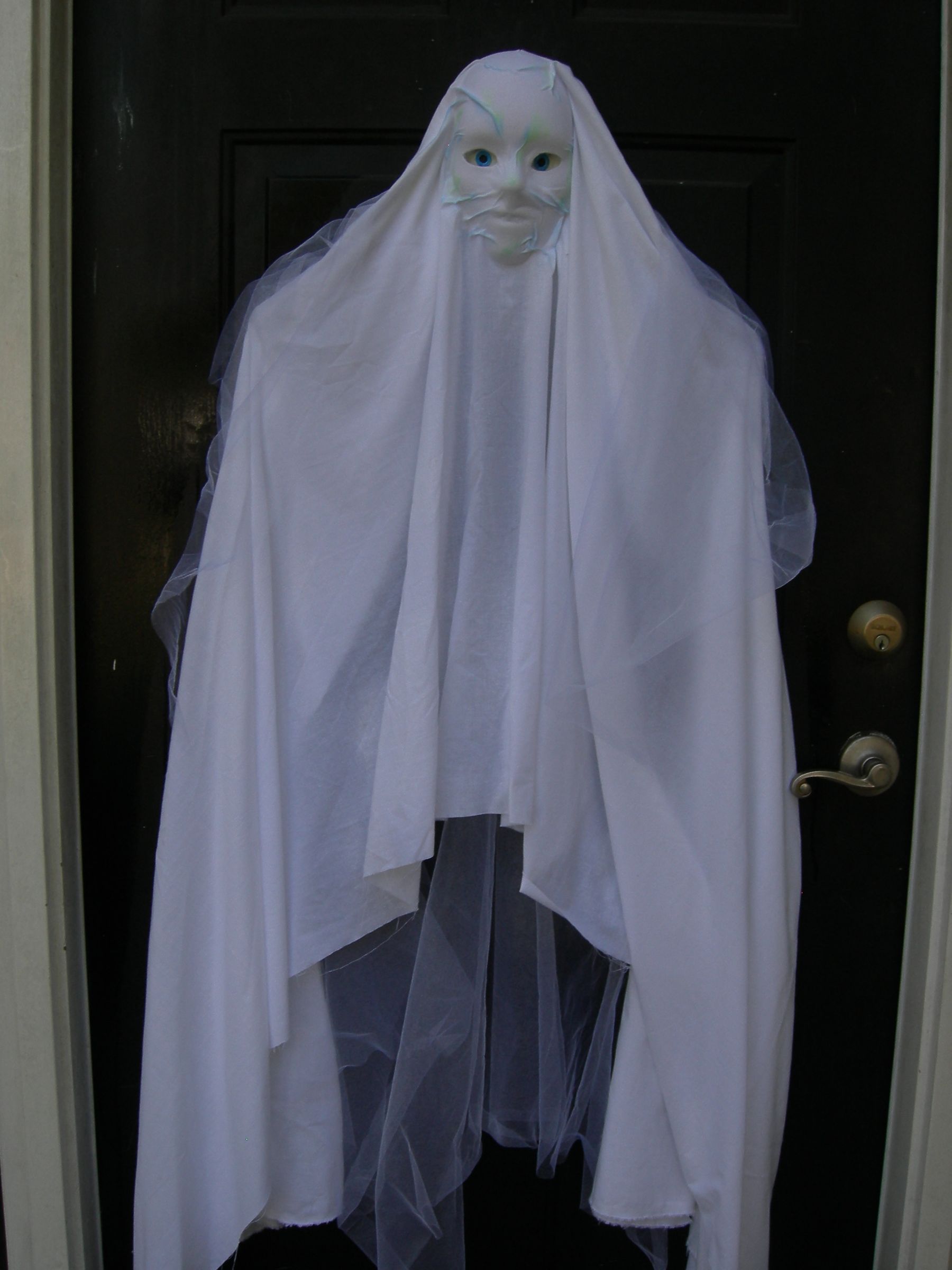 Tracking Ghost Door Decor (super Easy) : 3 Steps (with Pictures ...