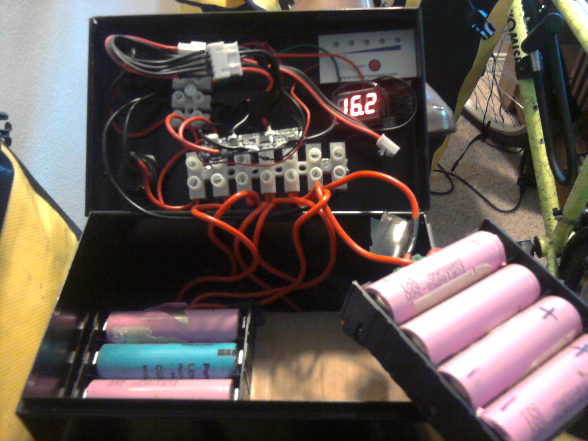 Make an Inexpensive Lithium-Ion Battery Pack : 10 Steps (with Pictures ...