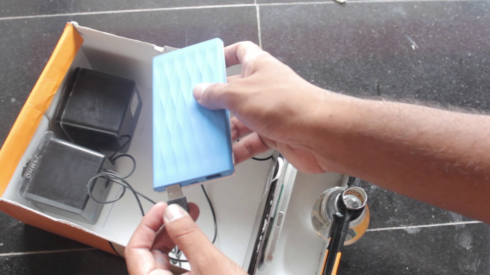 DIY Make Light Bulb Smart Phone Projector at Home Easy Way : 9 Steps ...