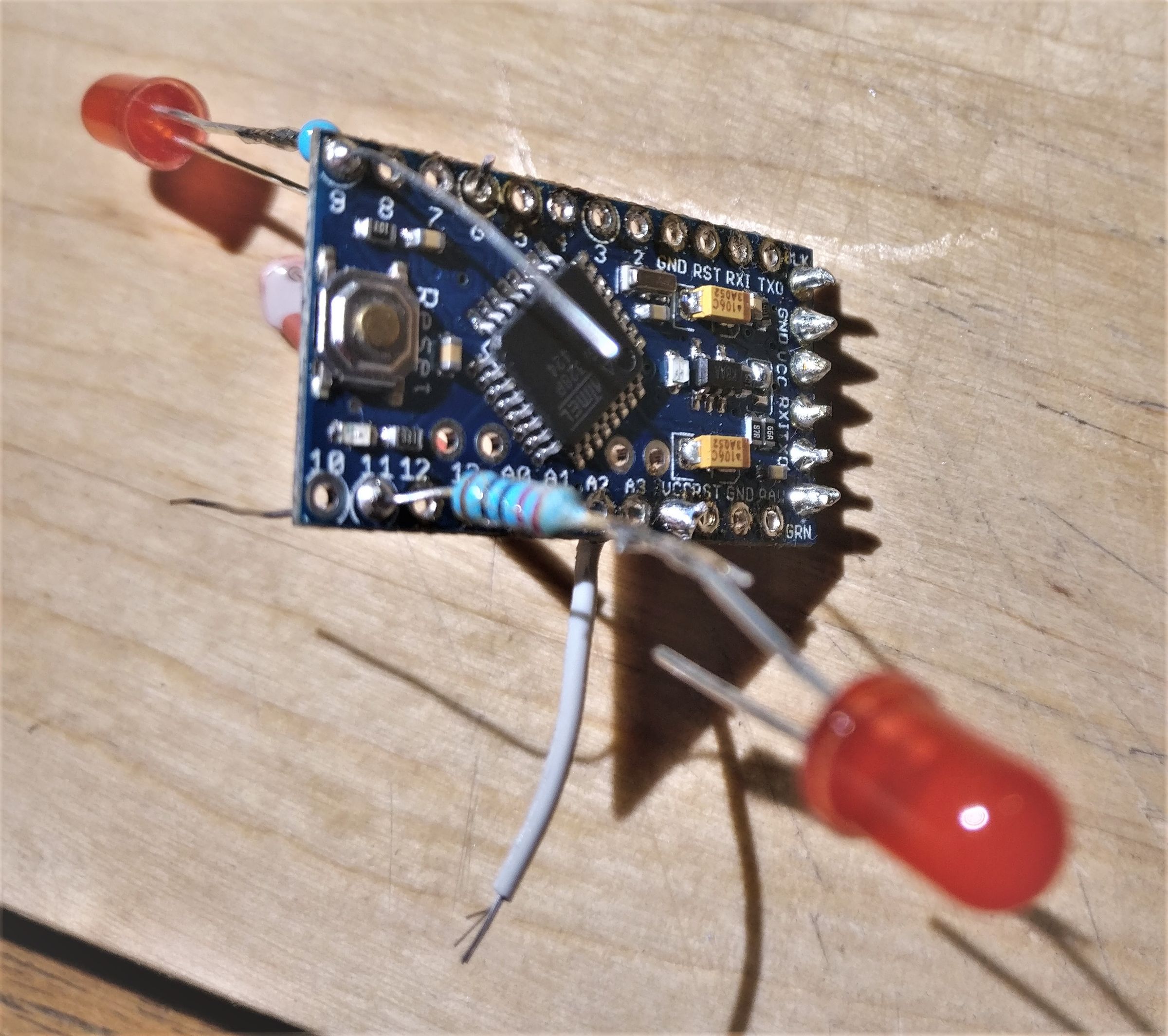 Mini LED Lamp With Movement- (PIR) and Lightssensor (LDR) : 8 Steps ...