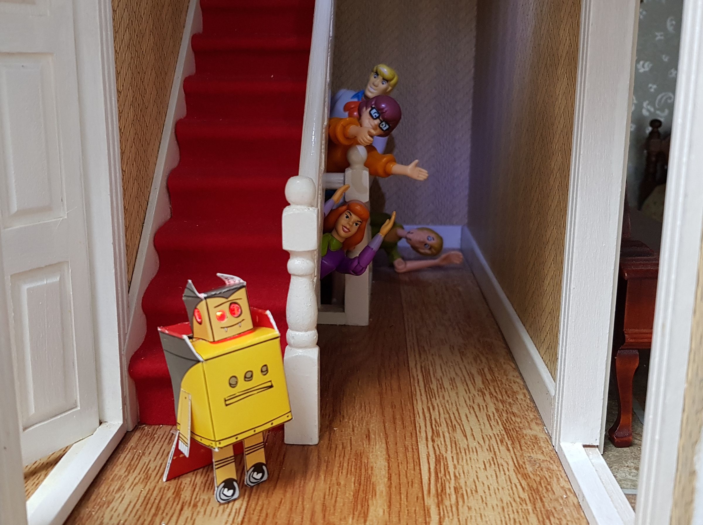 Make Your Vampire Robot Glow! : 5 Steps (with Pictures) - Instructables