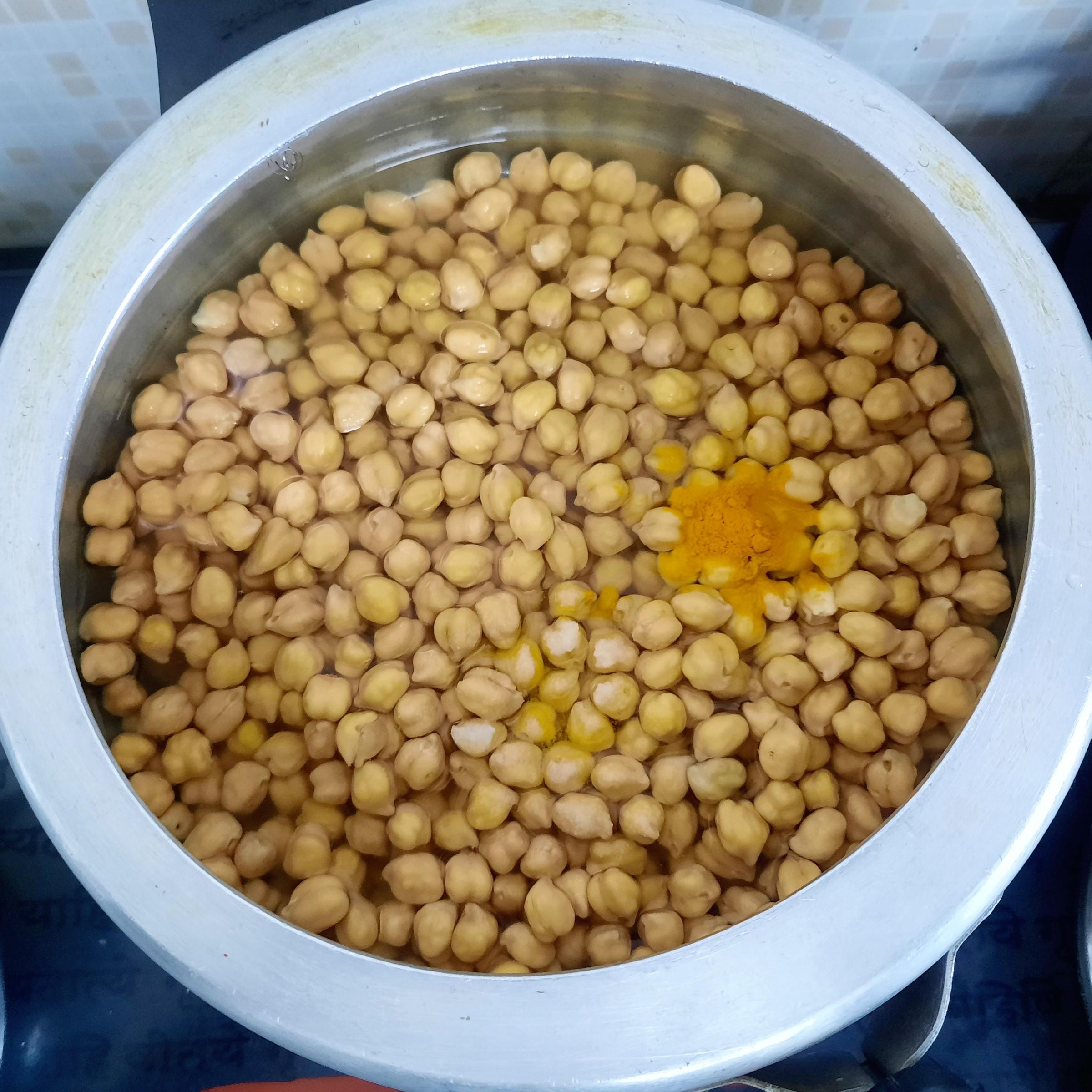 Chole Samosa Chat - the Roshni Way! : 23 Steps (with Pictures ...