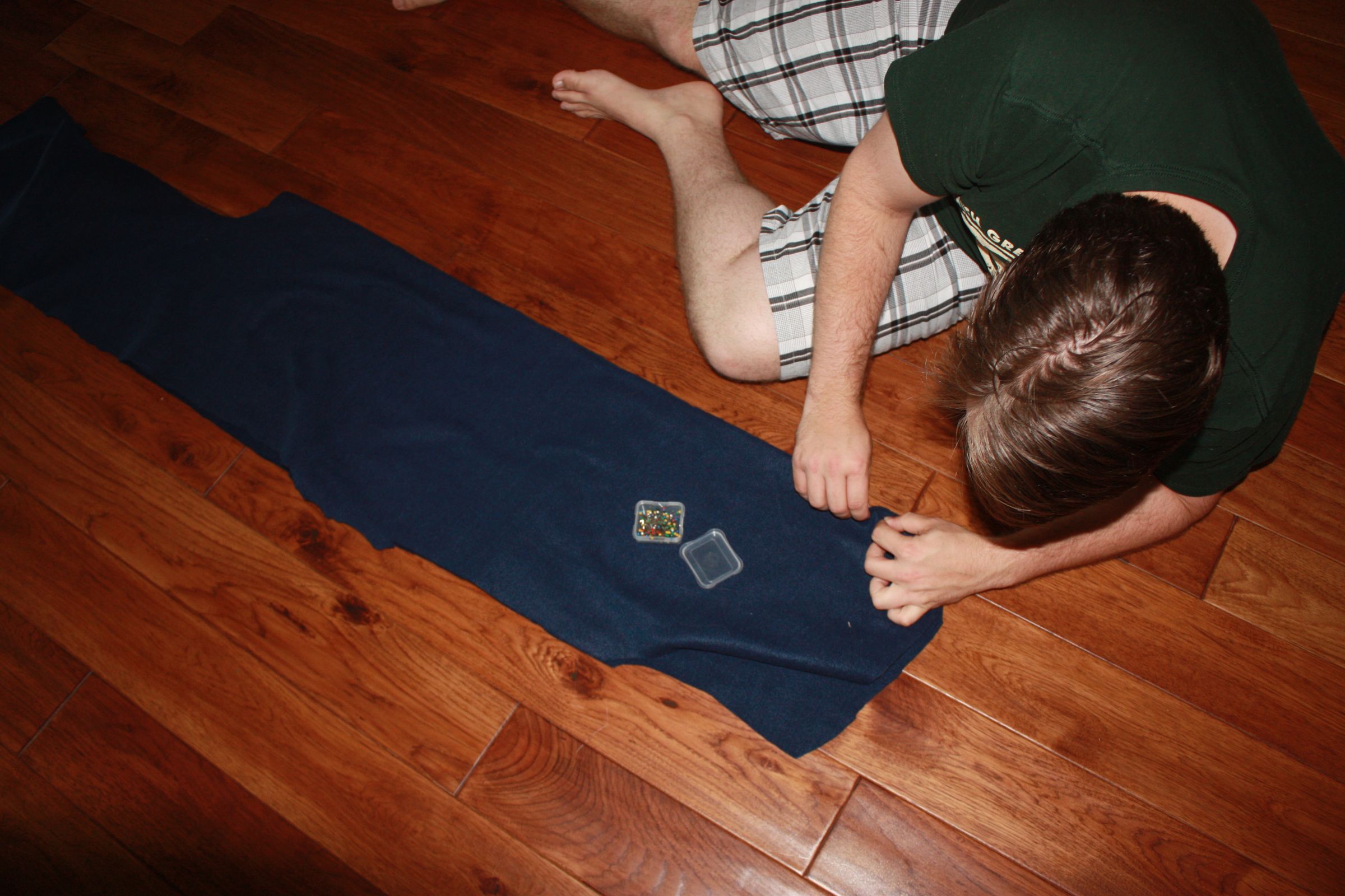 "Snuggie" Character Costume : 19 Steps (with Pictures) - Instructables