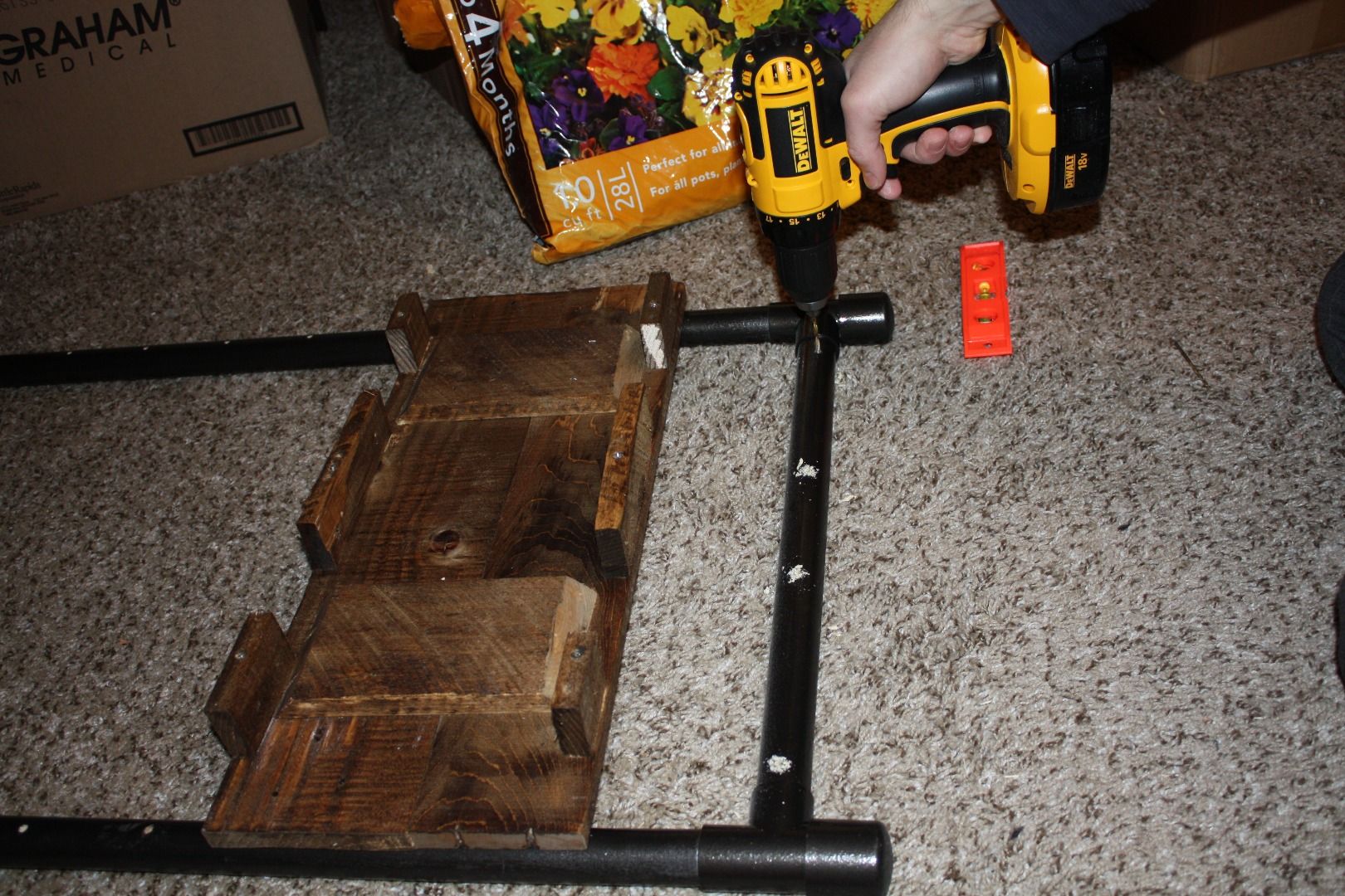 "Steel Pipe" Bookcase : 15 Steps (with Pictures) - Instructables