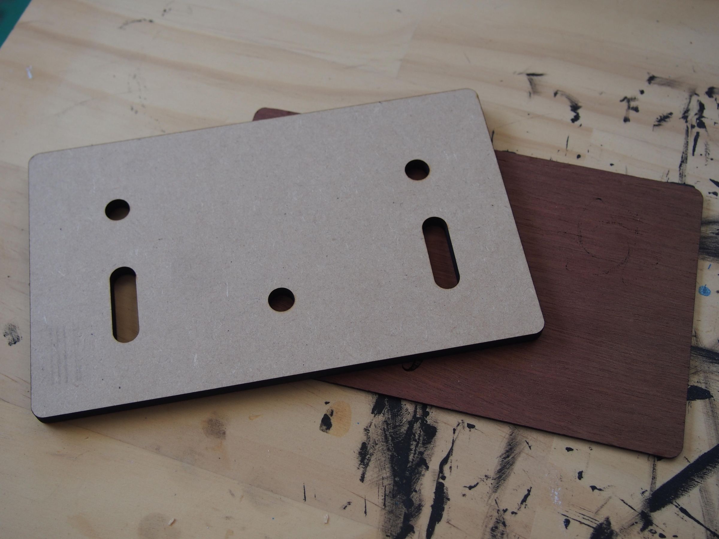 Magnetic Wood and Leather Keychain Organiser : 7 Steps (with Pictures ...