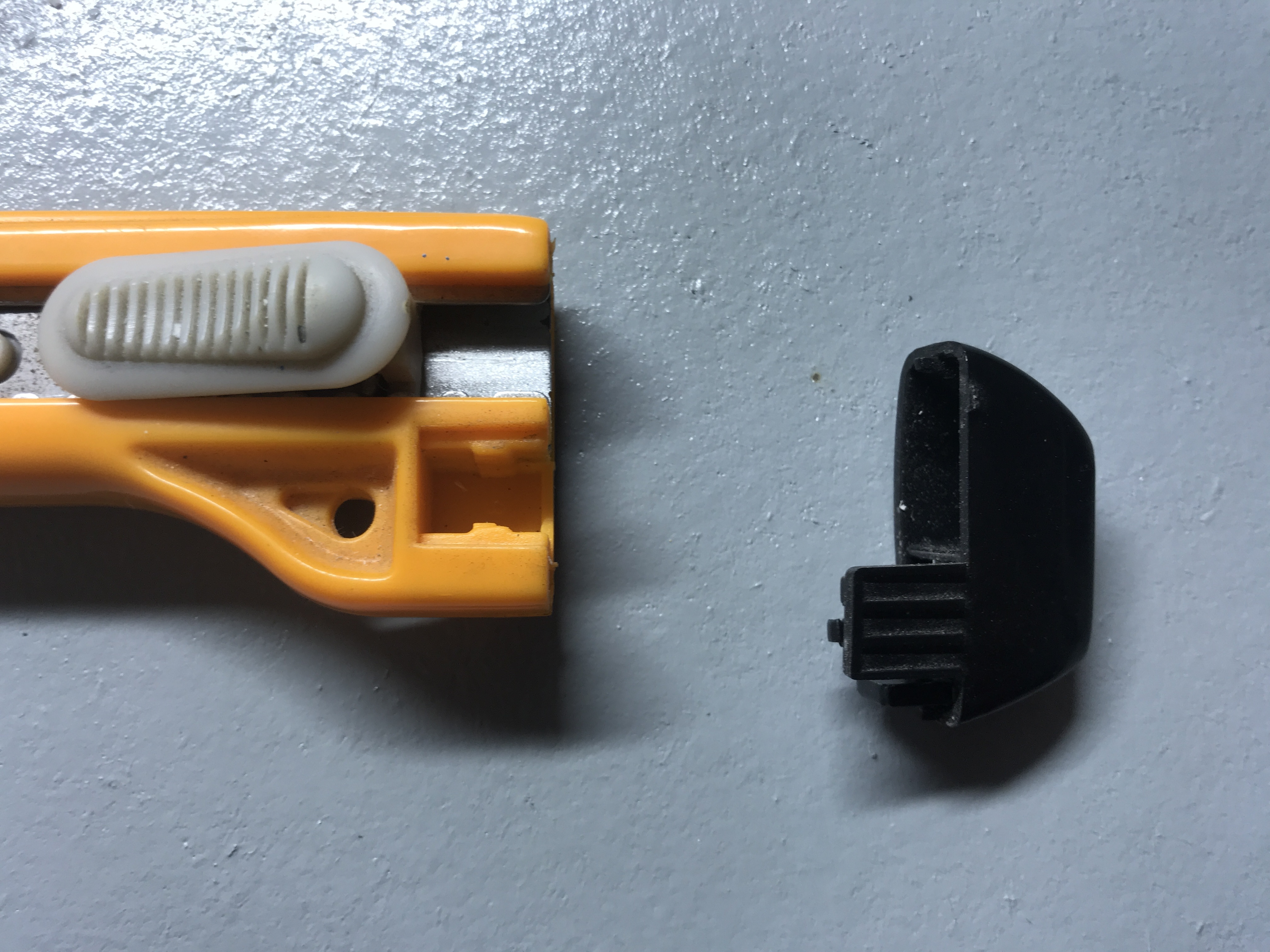 Self Retracting Box Cutter Using Rubber Band : 4 Steps - Instructables