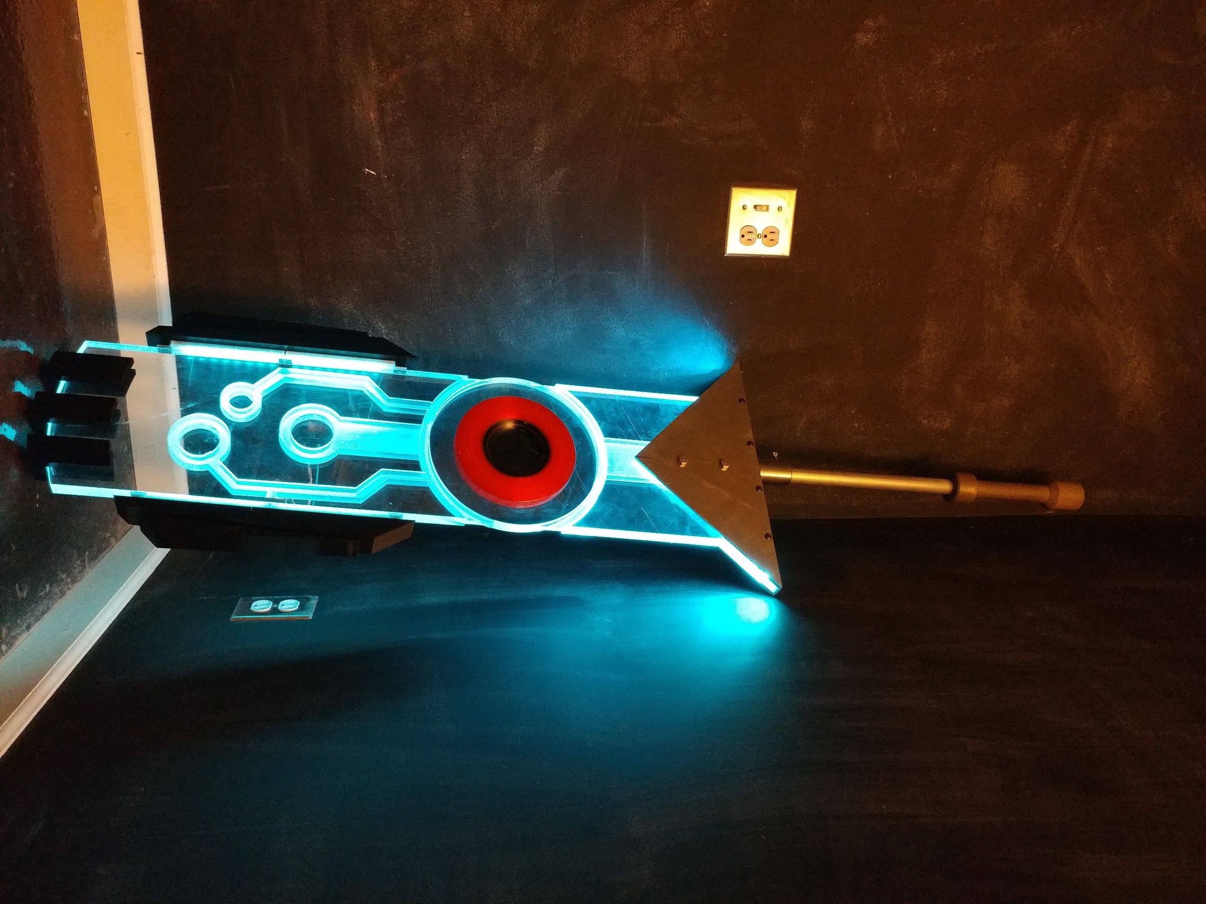 The Transistor - Sword Prop : 7 Steps (with Pictures) - Instructables