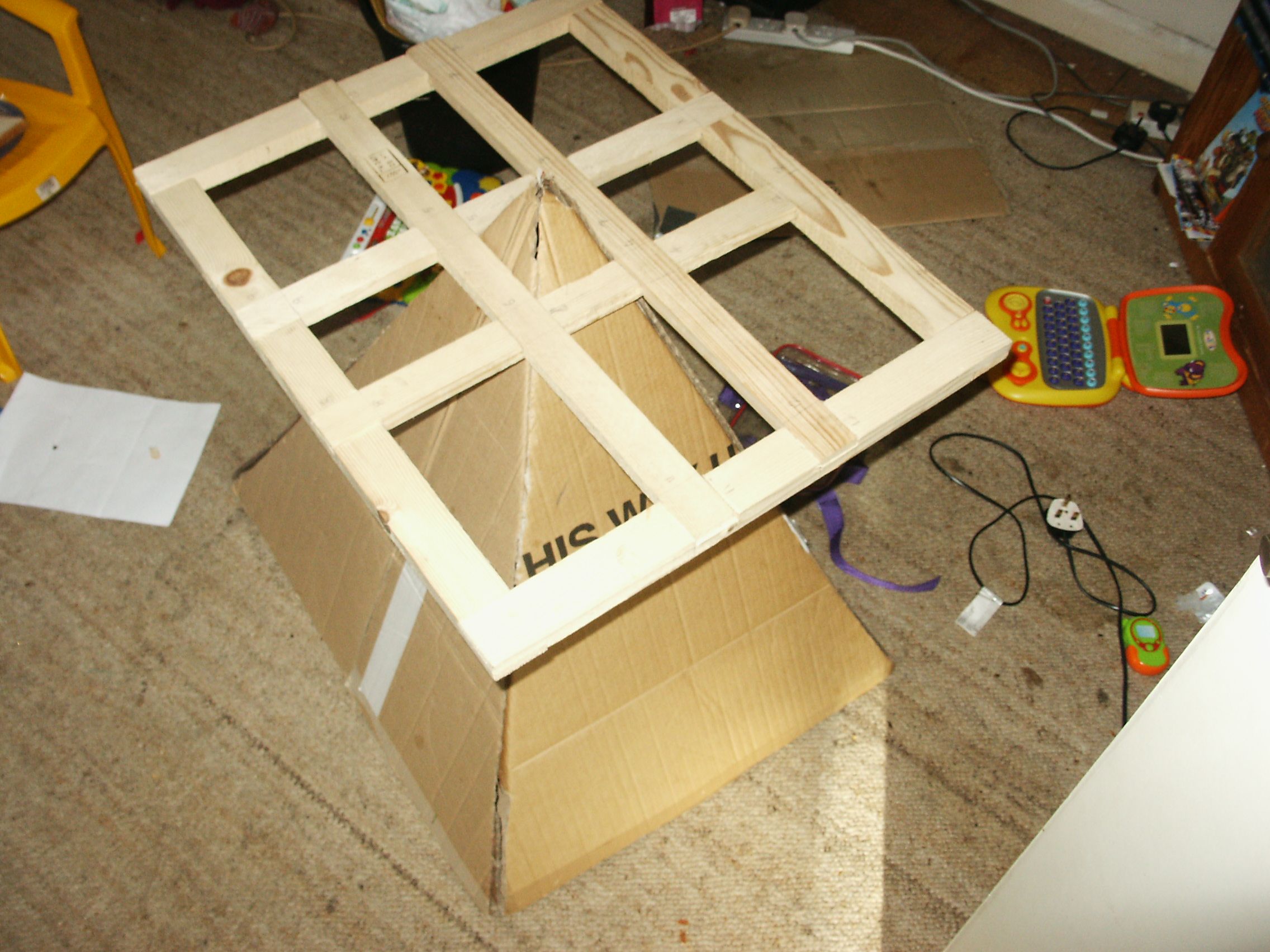 Cardboard Coffee Table : 6 Steps (with Pictures) - Instructables