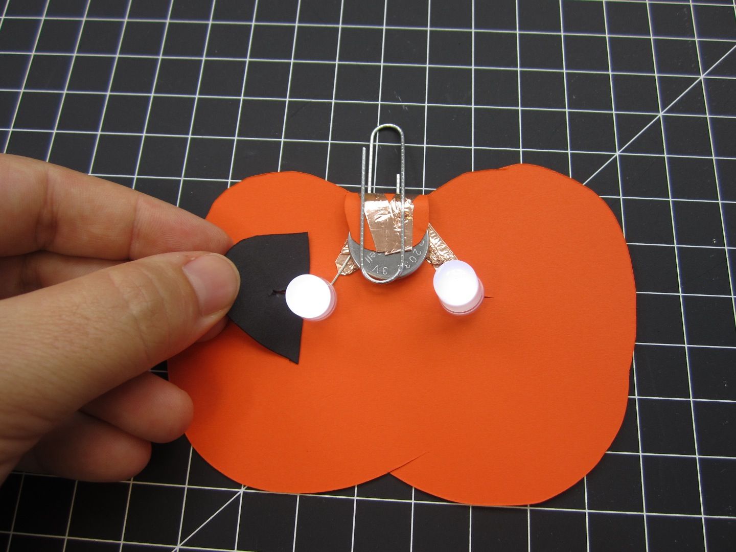 Halloween LED Paper Crafts : 12 Steps (with Pictures) - Instructables