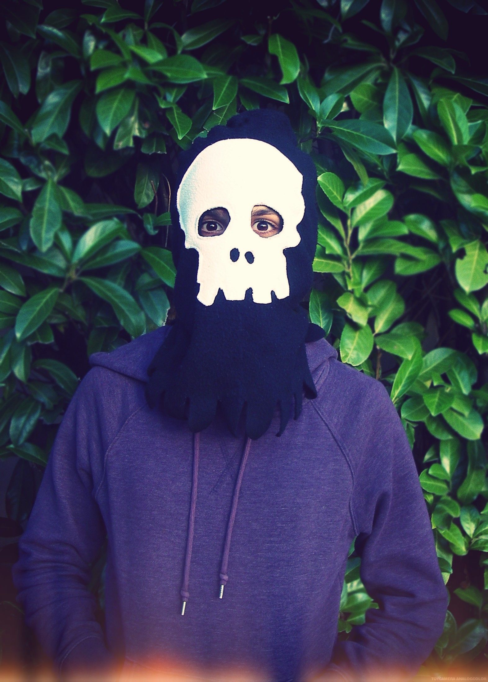A Lovely Warm Skull Face Snood. : 5 Steps (with Pictures) - Instructables