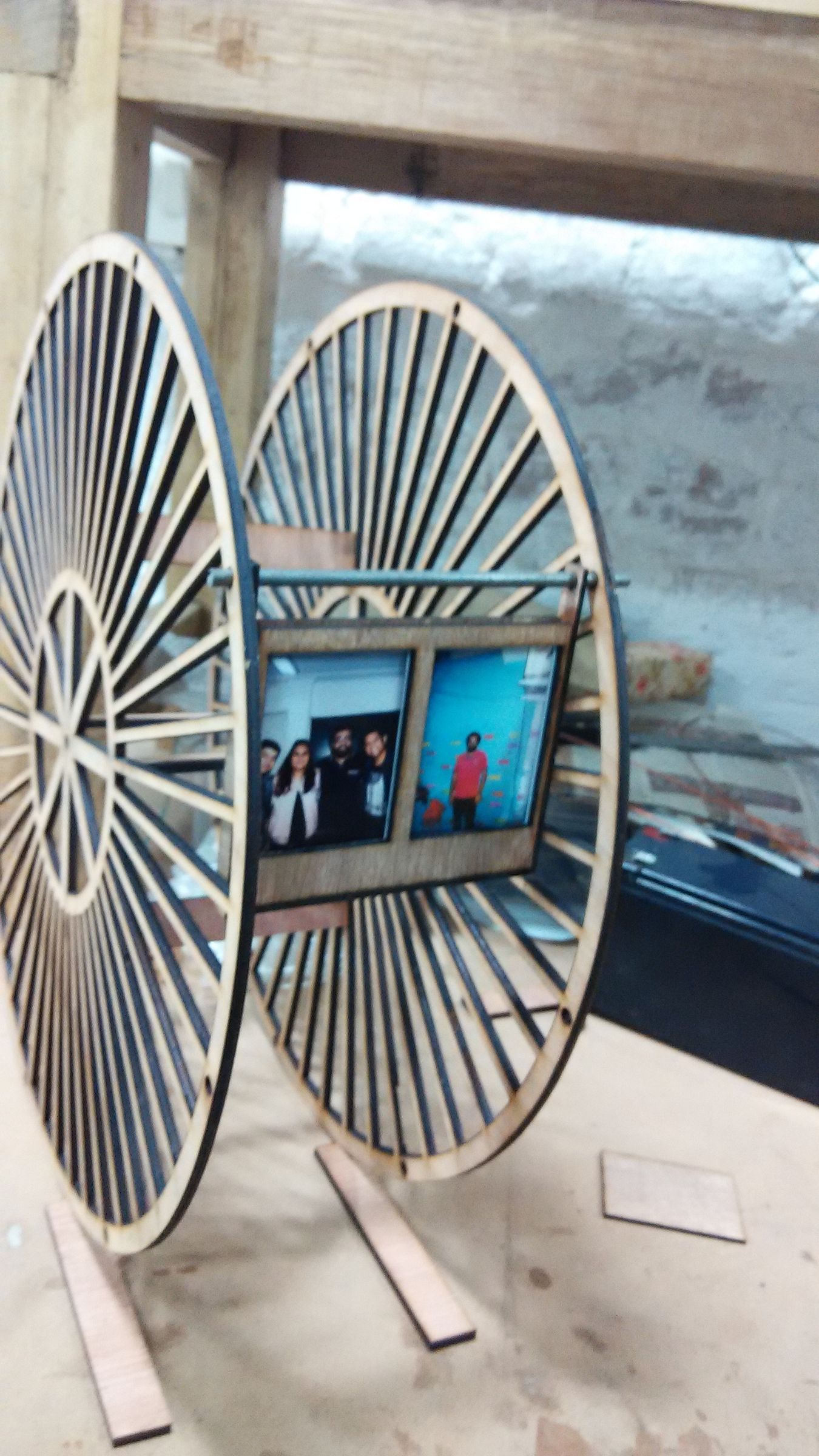 Ferris Wheel Photo Frame : 5 Steps (with Pictures) - Instructables