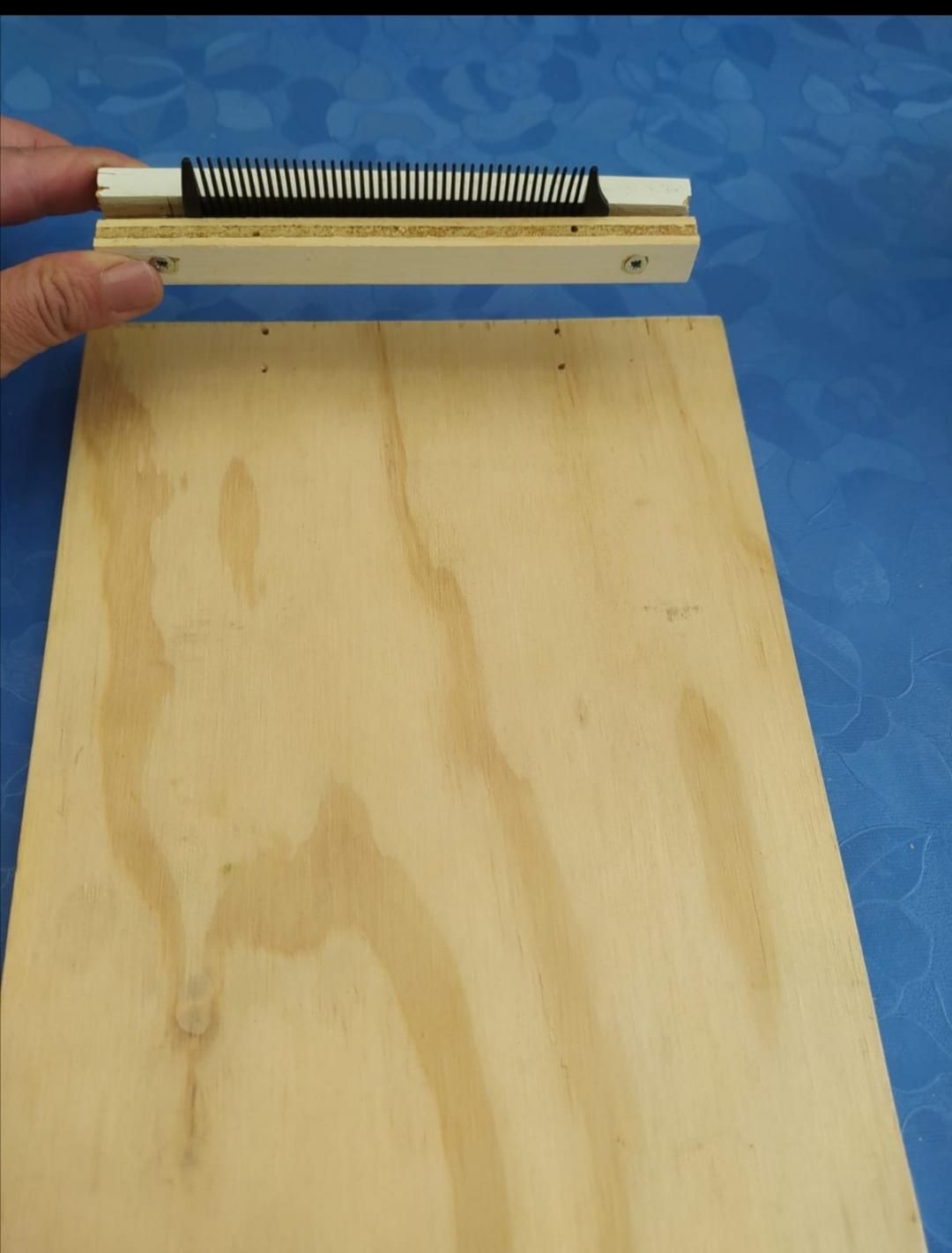 Loom With Combs : 10 Steps (with Pictures) - Instructables