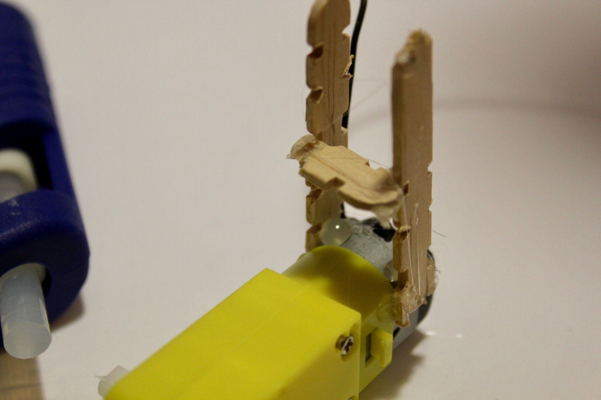Simple Leaping Robot Frog : 10 Steps - Instructables