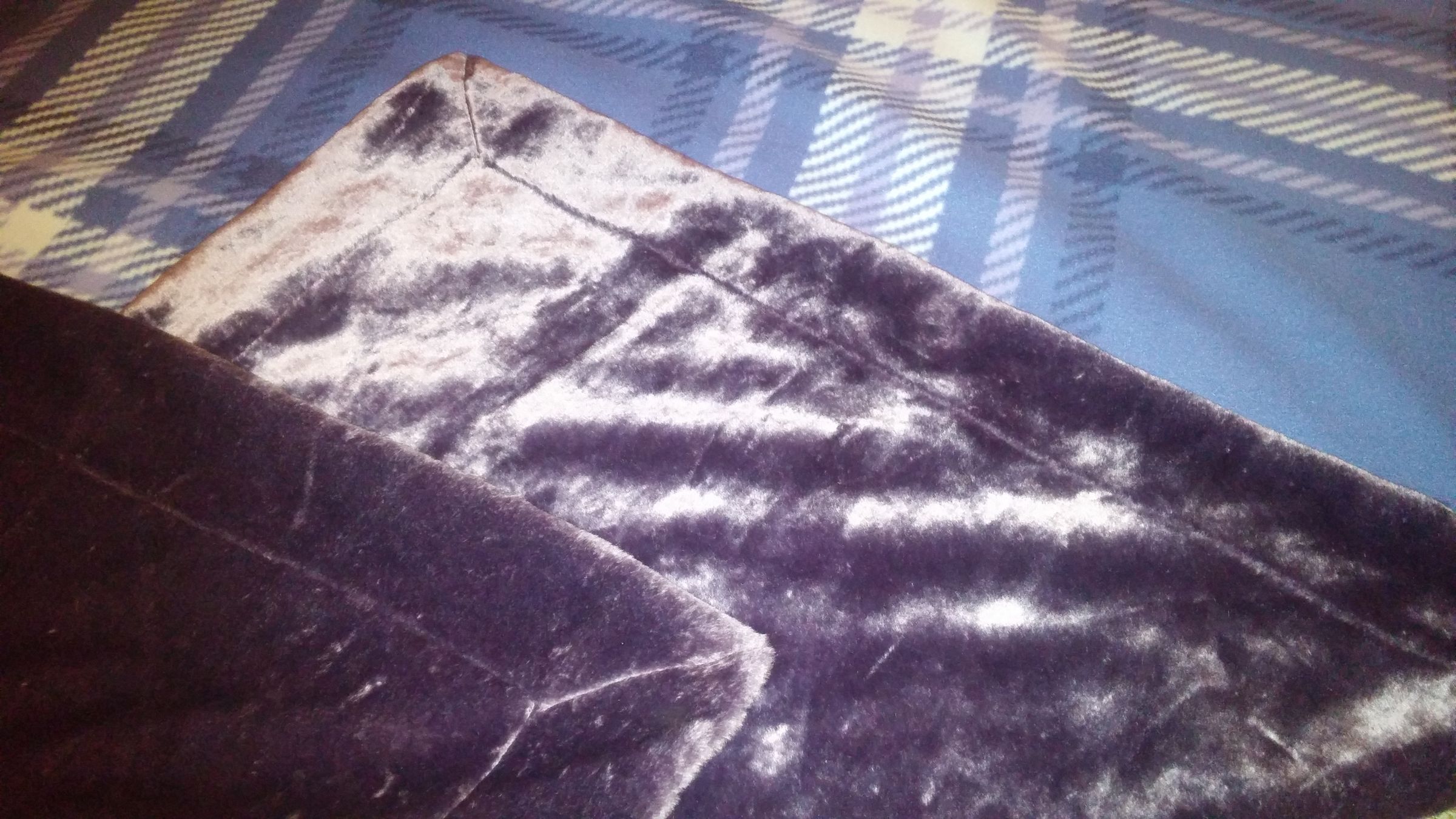Sew Warm Faux Fur and Fleece Cover : 4 Steps (with Pictures ...
