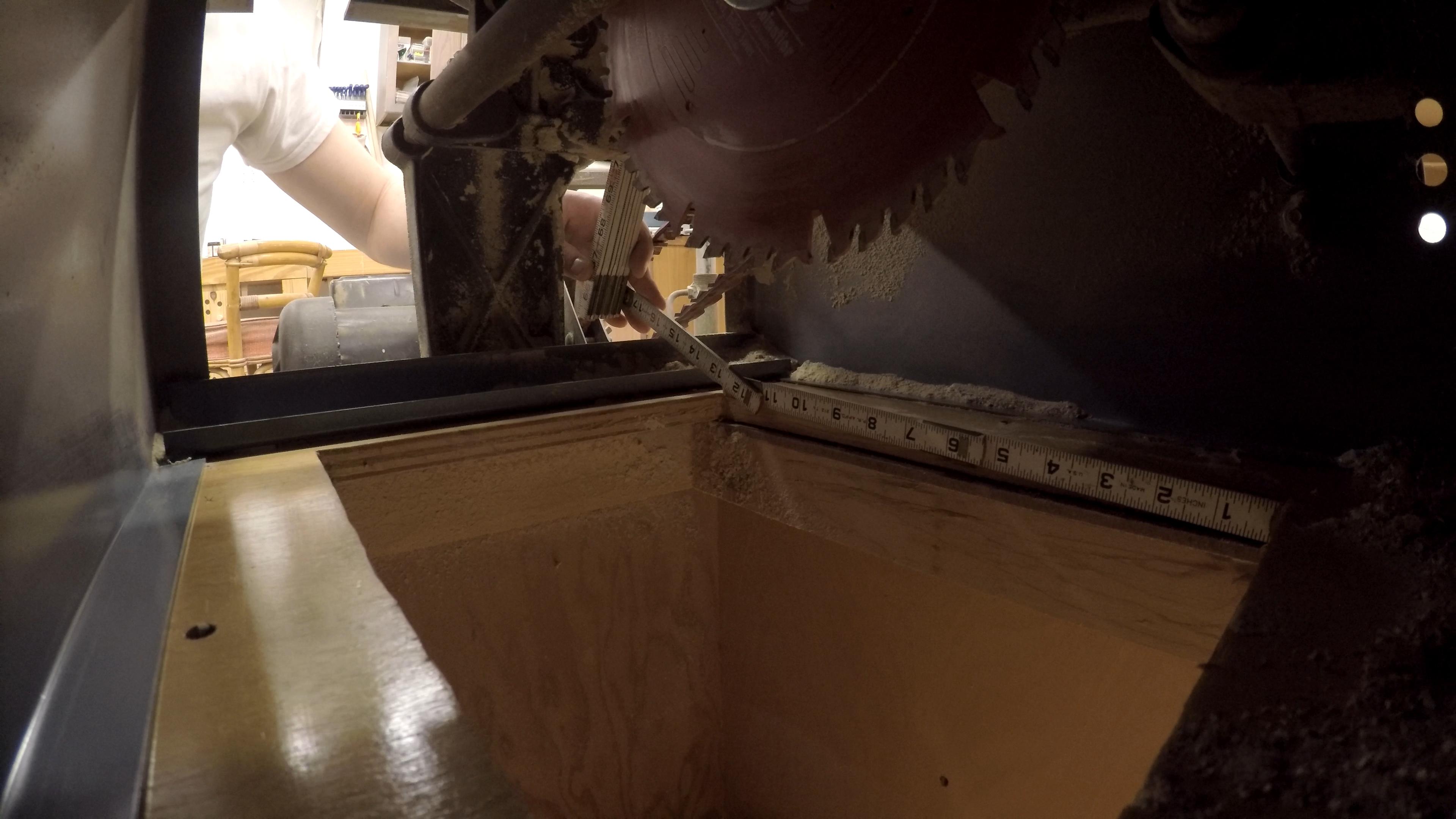 Adding Dust Collection to a Contractor's Table Saw : 10 Steps ...